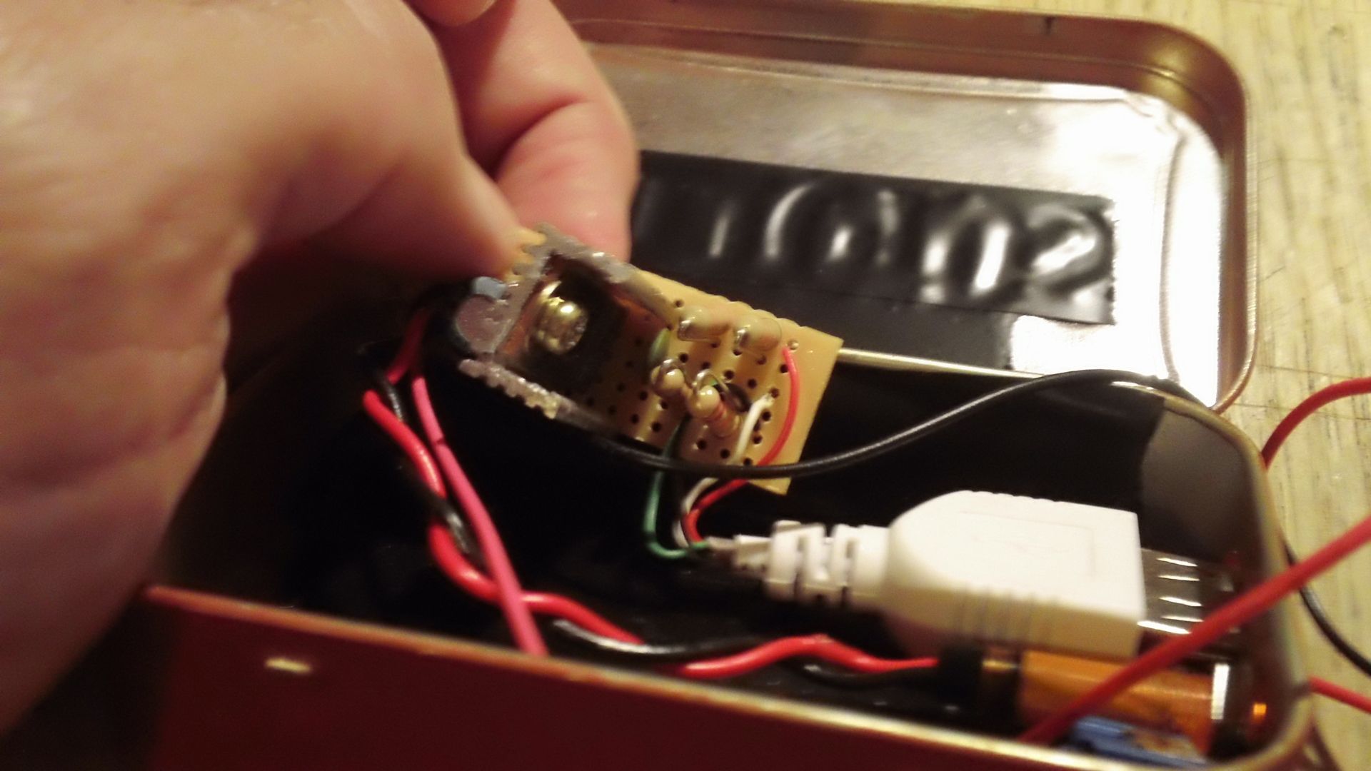 Make a USB IPhone IPod Charger on the Cheap! : 5 Steps (with Pictures ...