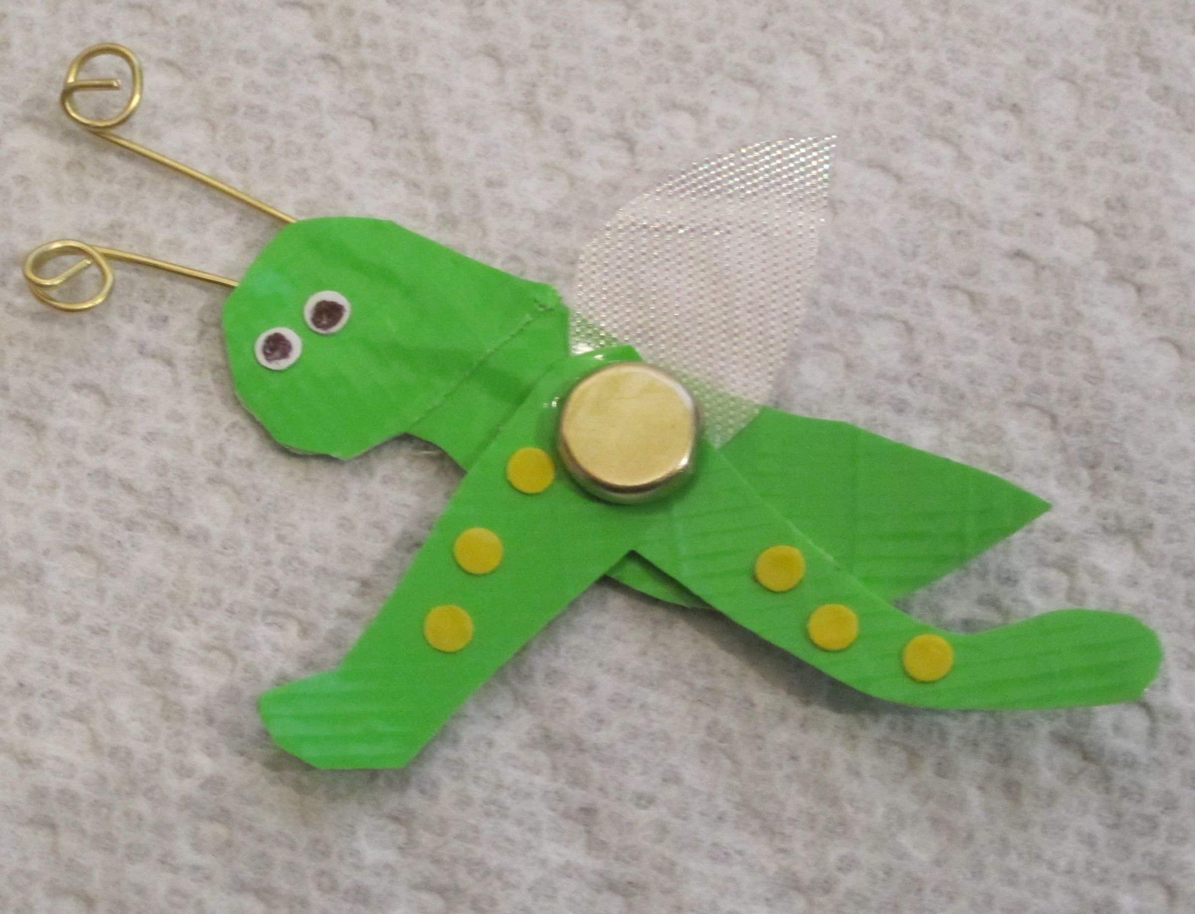 DUCT TAPE BUG HOUSE: Recycle Crafting : 10 Steps - Instructables