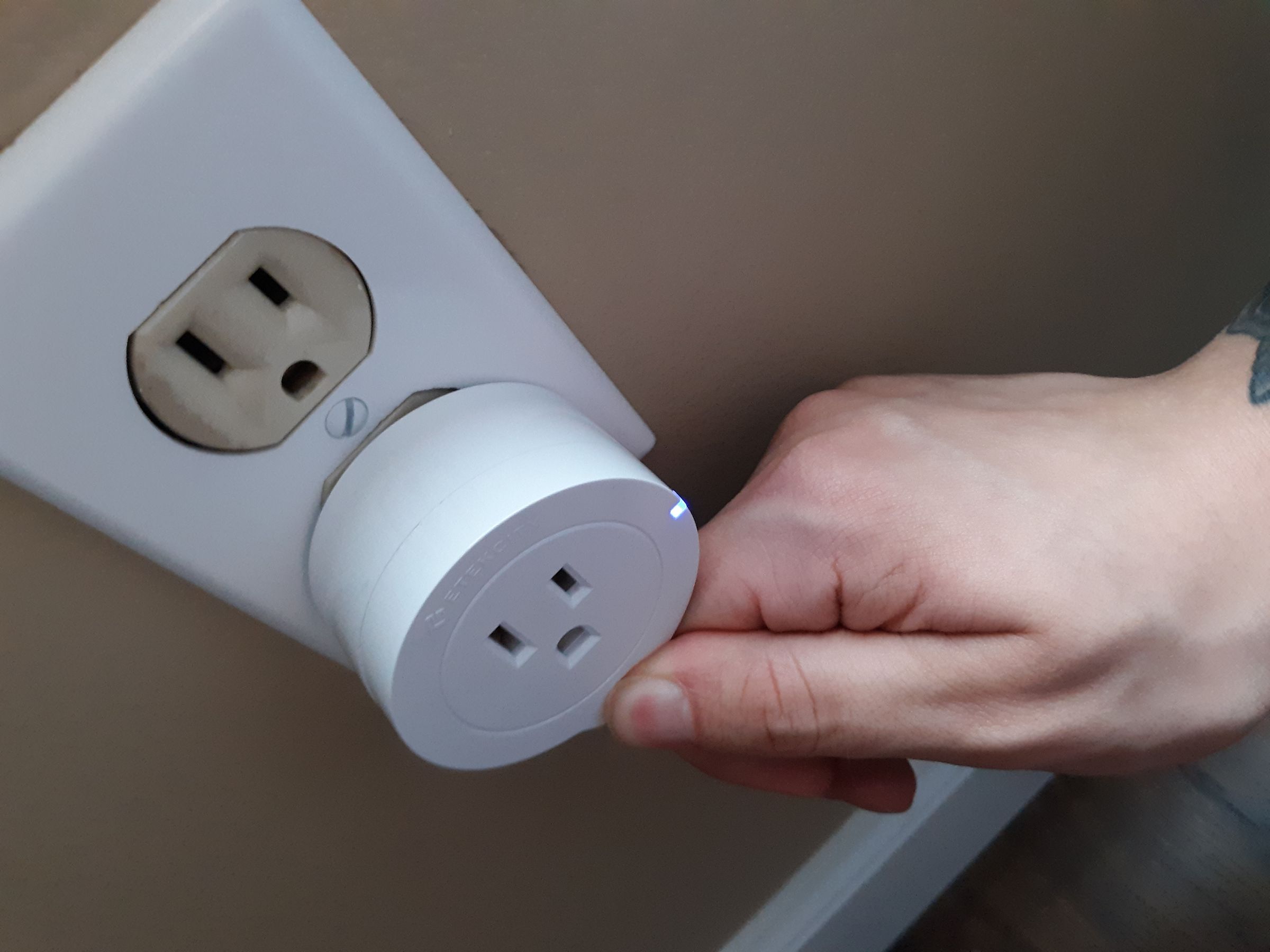 How to Control Lighting From Your Smartphone (VeSync) : 10 Steps ...