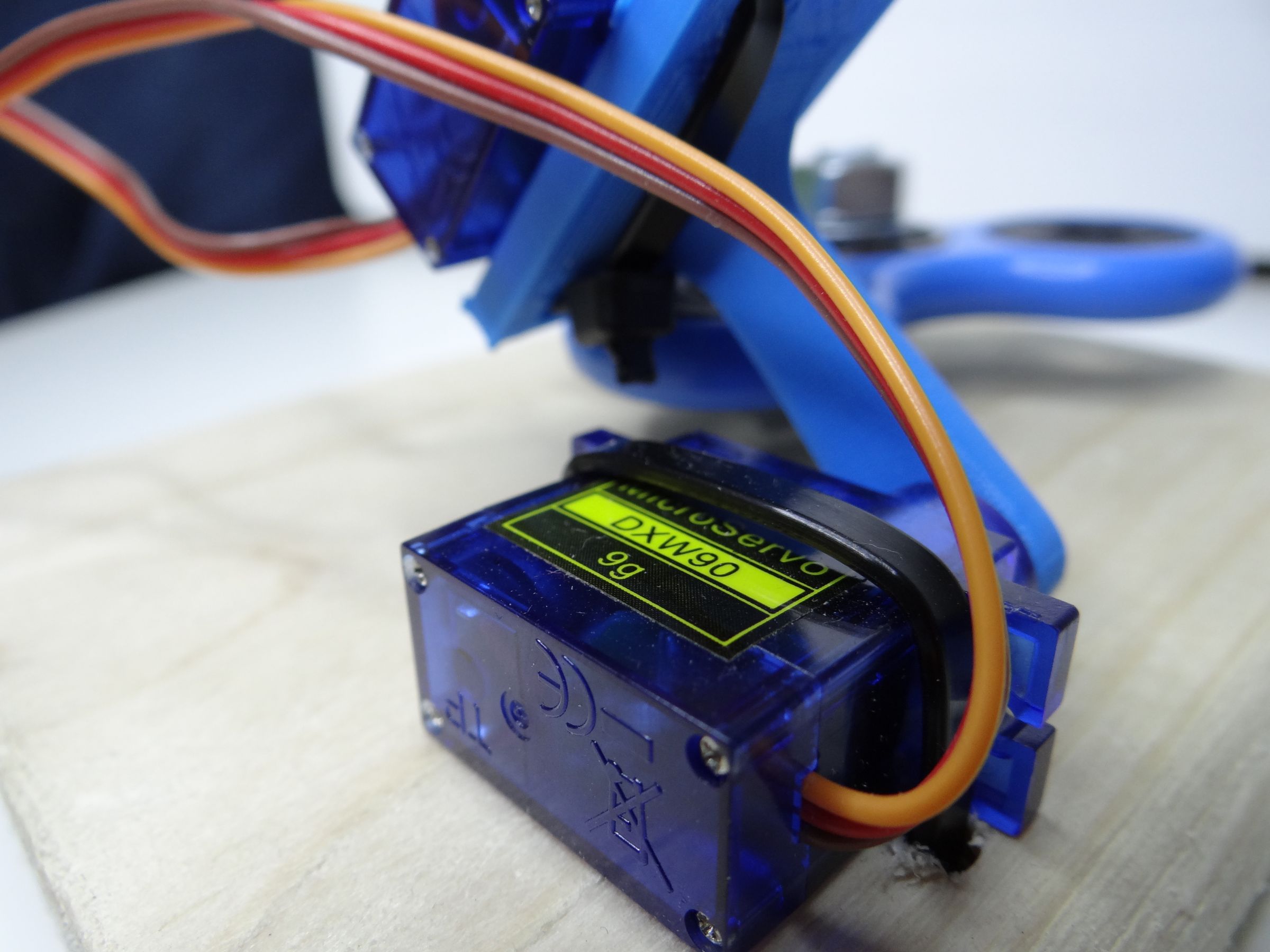 Fidget Spinning Robot : 7 Steps (with Pictures) - Instructables