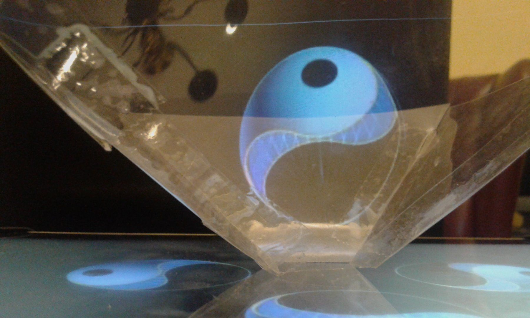 3D HOLOGRAMS PYRAMID-for Smartphones, Tablets and Laptops : 4 Steps ...