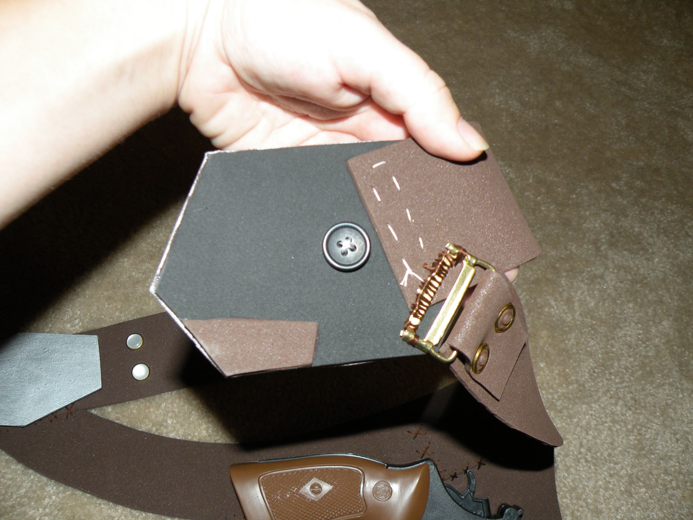 Star Wars Han Solo Belt Gun Holster : 7 Steps (with Pictures ...