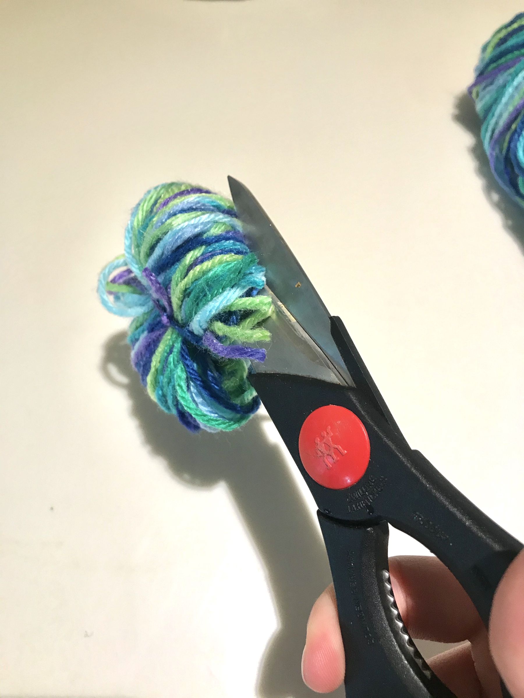 Yarn Pom-Pom Flowers : 5 Steps - Instructables