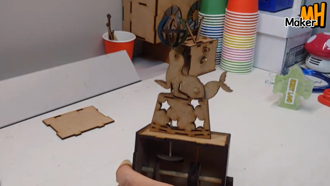 A Seal That Rolls a Ball. AUTOMATA. Laser Cutter. : 6 Steps - Instructables