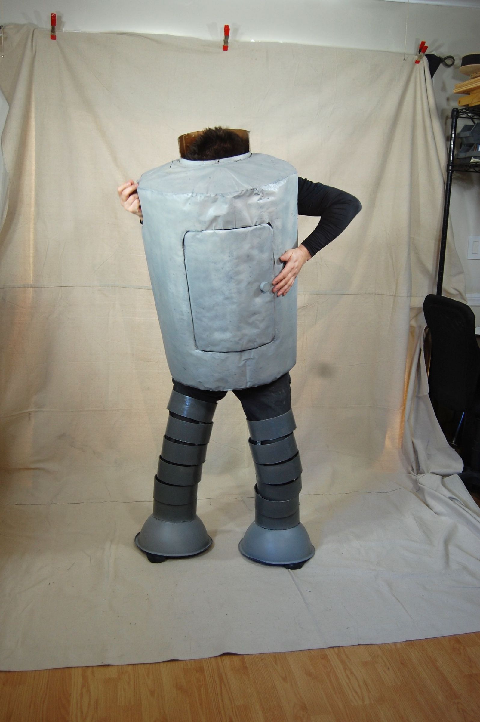Bender - Costume : 16 Steps (with Pictures) - Instructables
