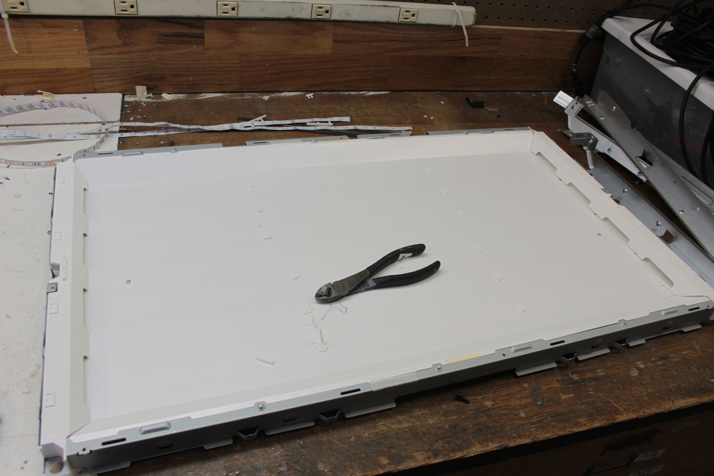 TV Backlight RGB LED Panel Conversion : 7 Steps - Instructables