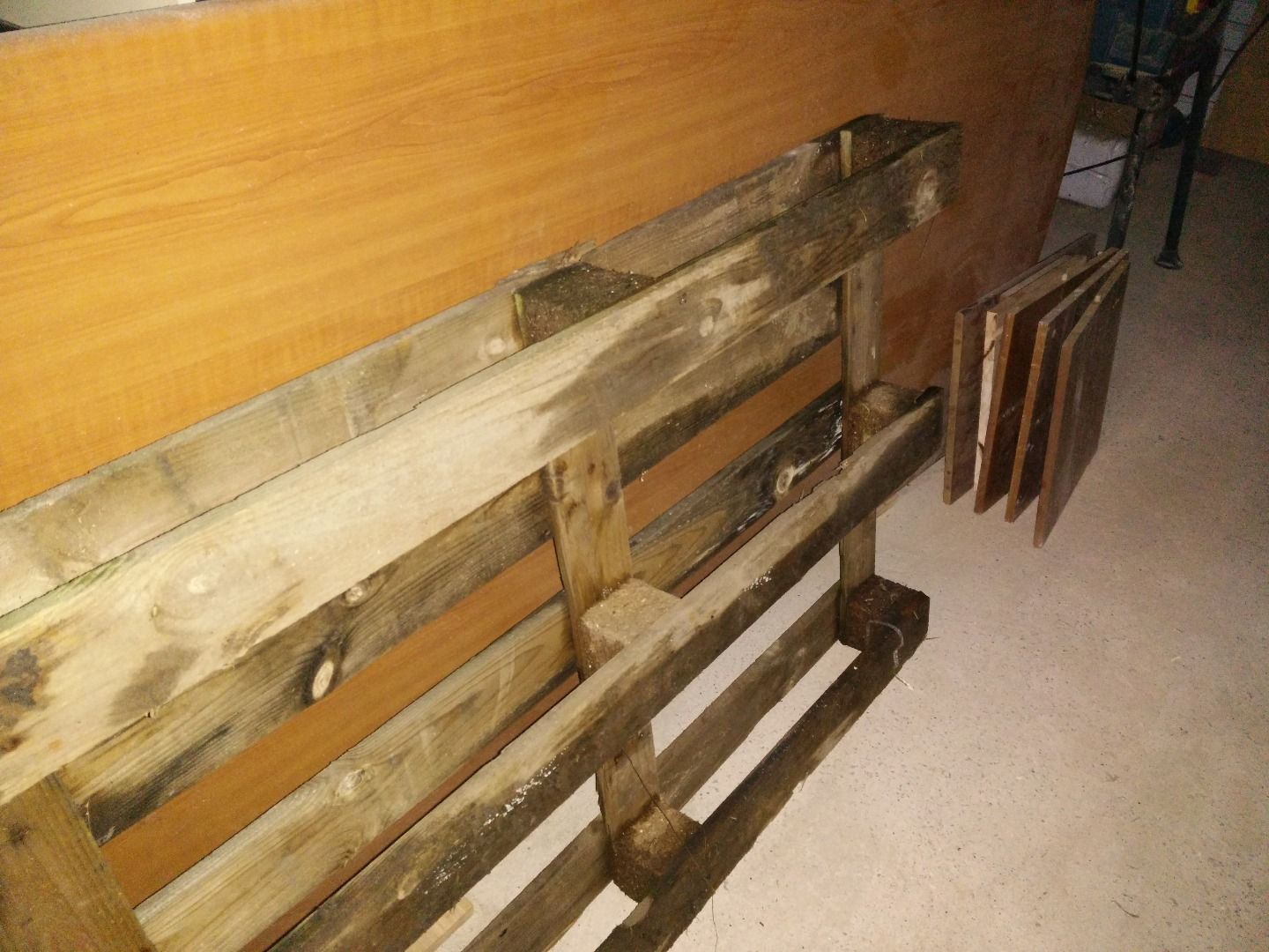 Kitchen Table (2x4 & Recycled Pallets) : 7 Steps (with Pictures ...