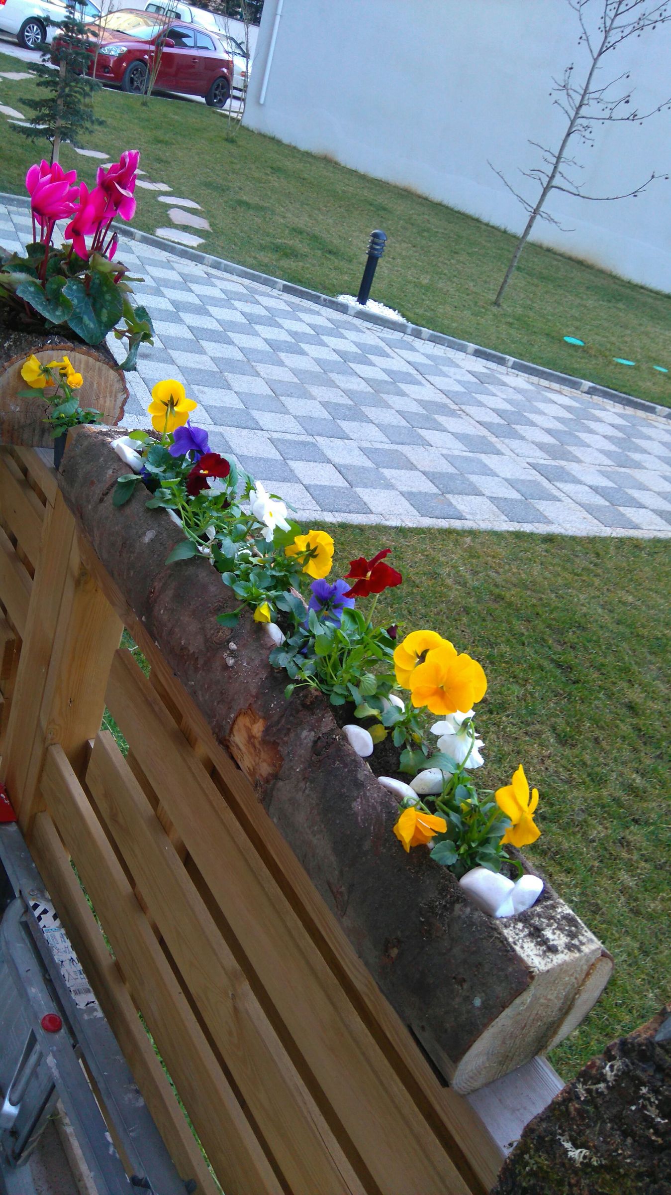 Log Flower Pot - Instructables