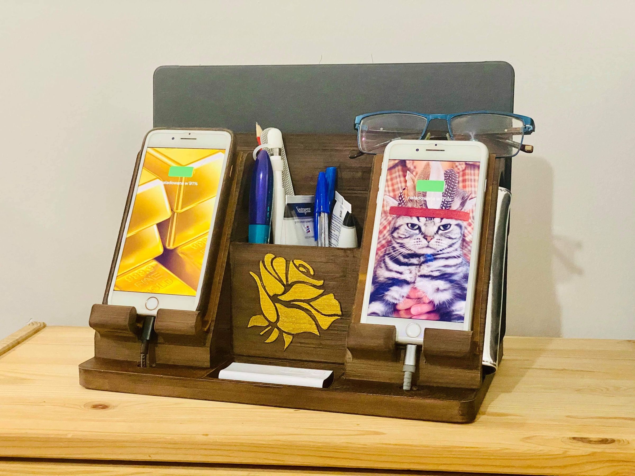 Wooden Phones Docking Station / Desk Organiser (3D Printed) : 8 Steps ...