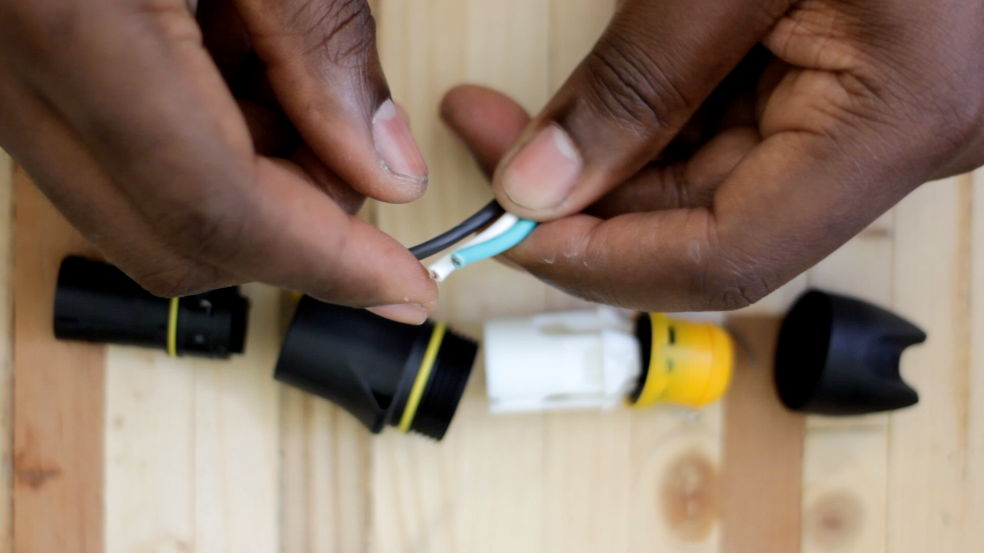 DIY Festool Style Plug-It Power Connectors : 6 Steps - Instructables