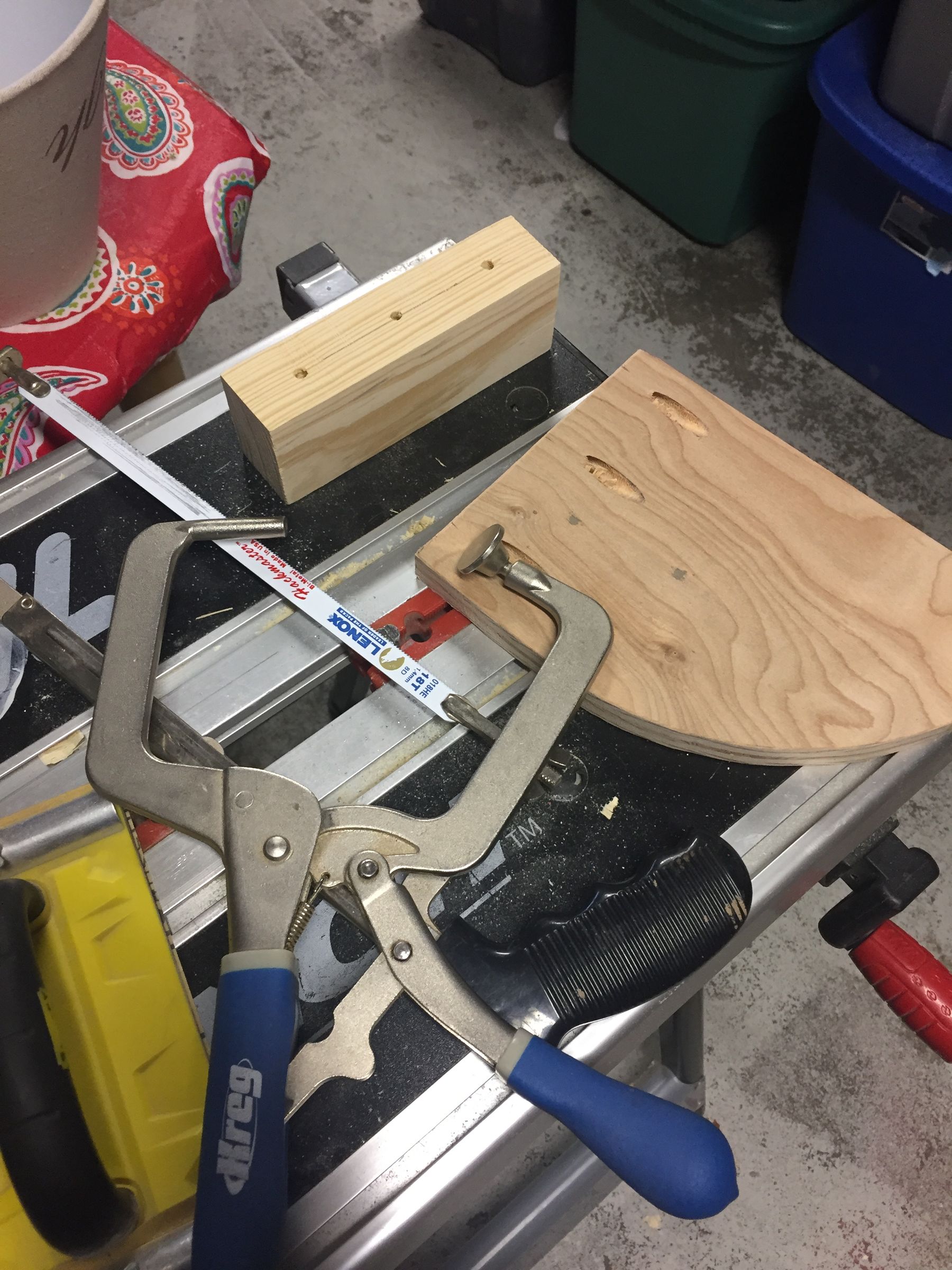 Bungee Cord Book Shelf : 5 Steps (with Pictures) - Instructables