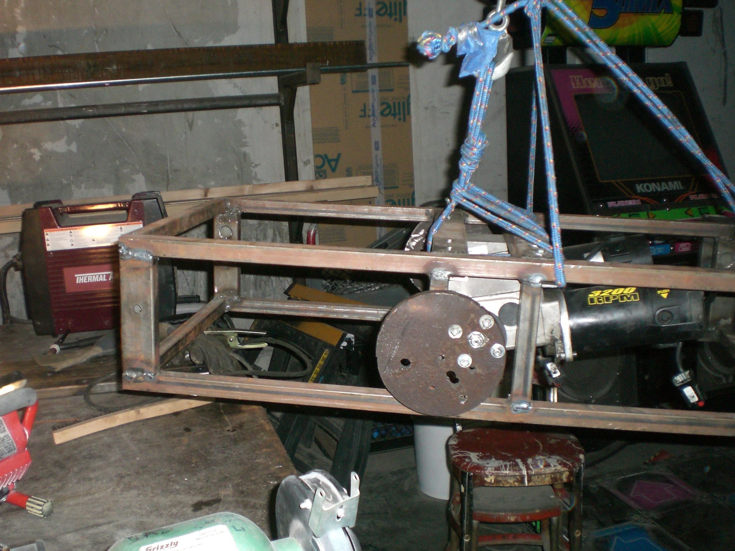 Six Legged Walker With Strong Joints! : 8 Steps - Instructables