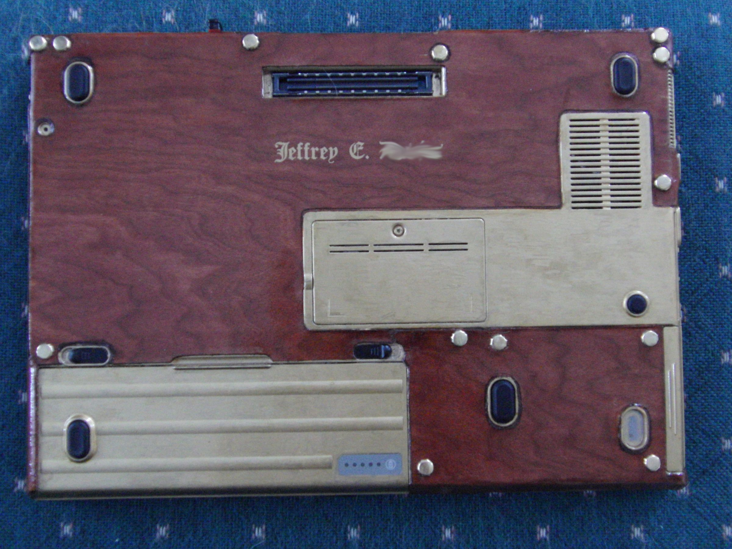 Wood Veneer Laptop Mod : 9 Steps (with Pictures) - Instructables