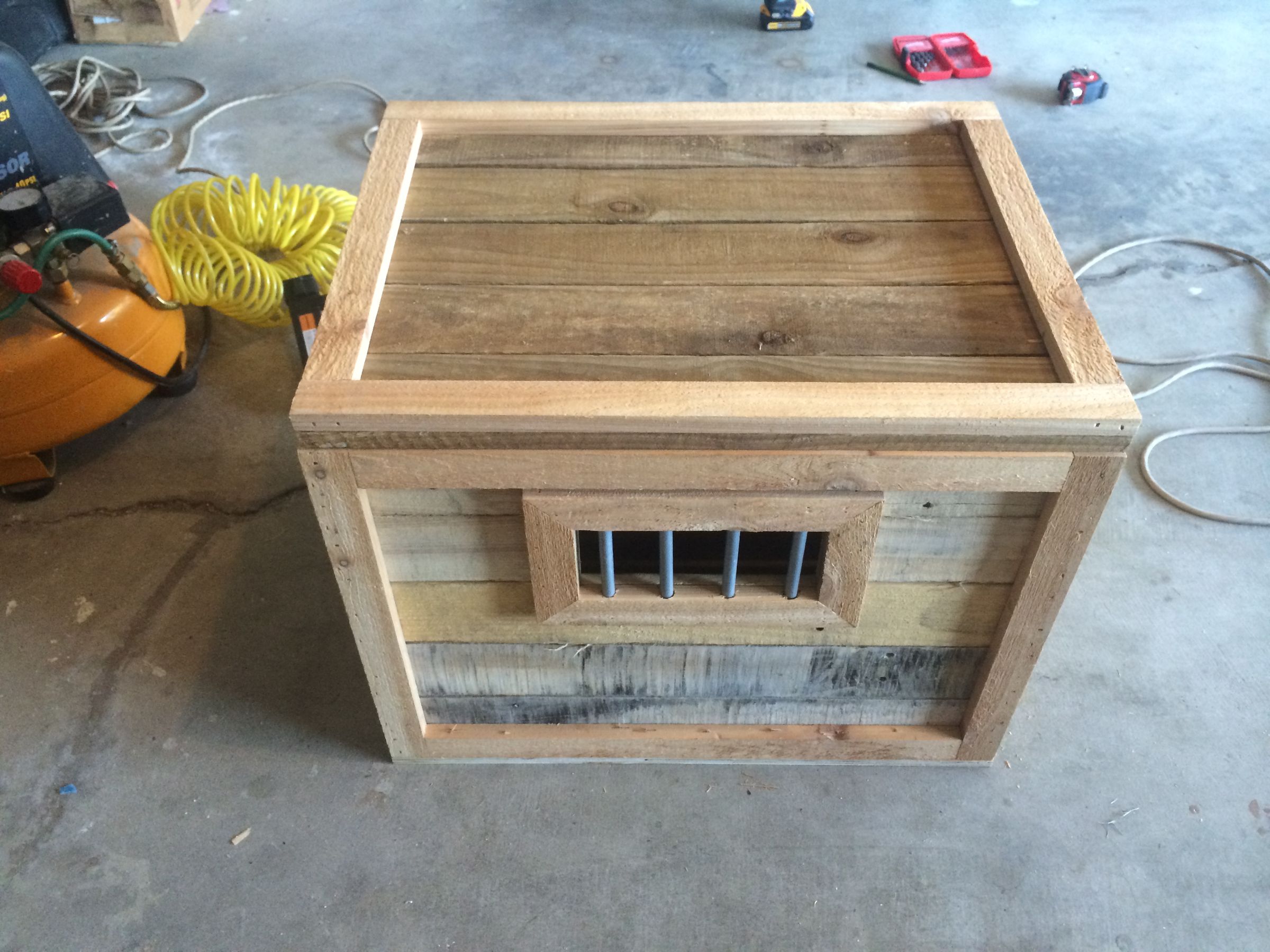 Monster-In-A-Box Halloween Prop (Part 1, the Box) or Just a Good Pallet ...