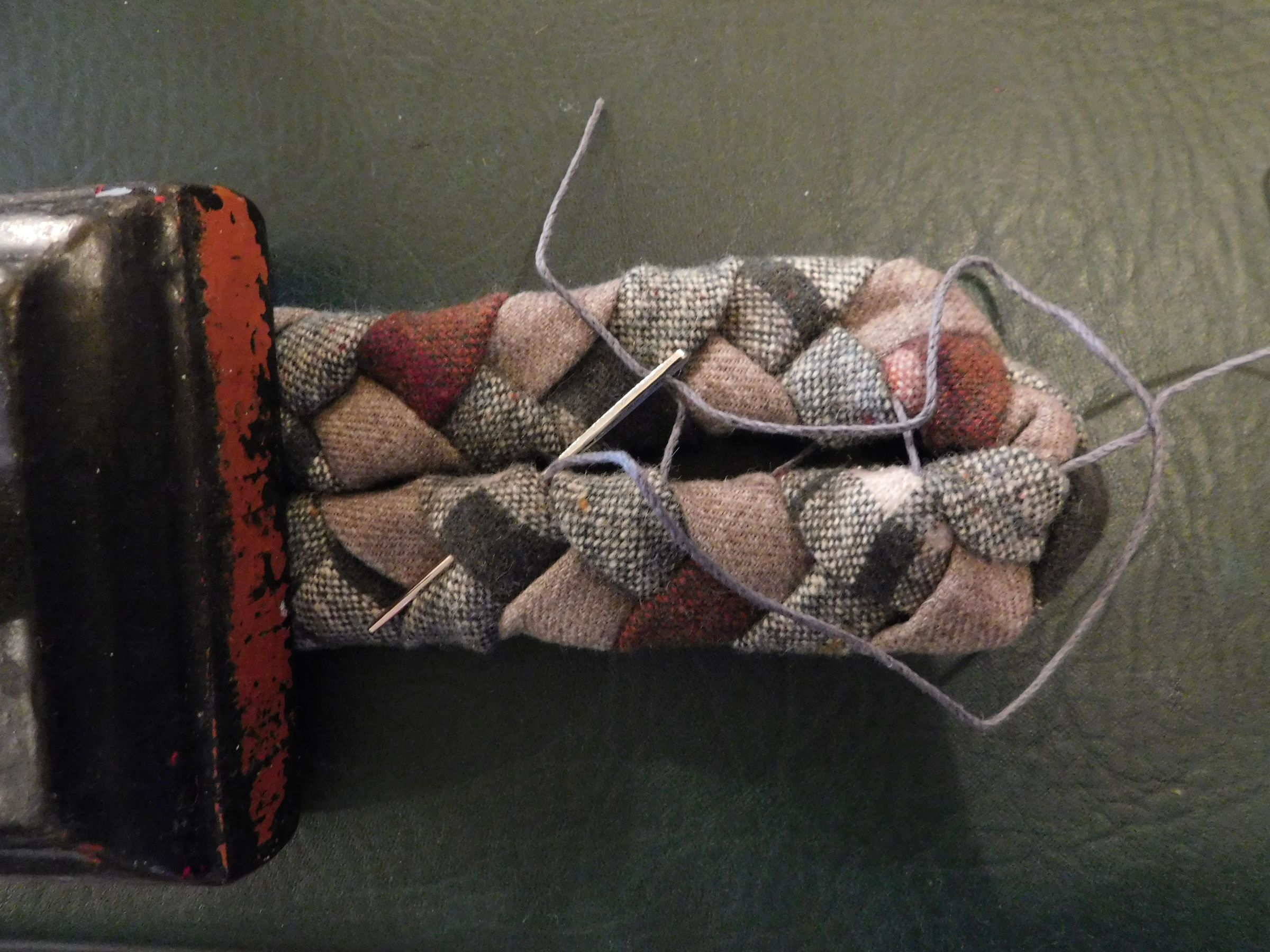 Heirloom Wool Cloth Braided Rug : 7 Steps (with Pictures) - Instructables