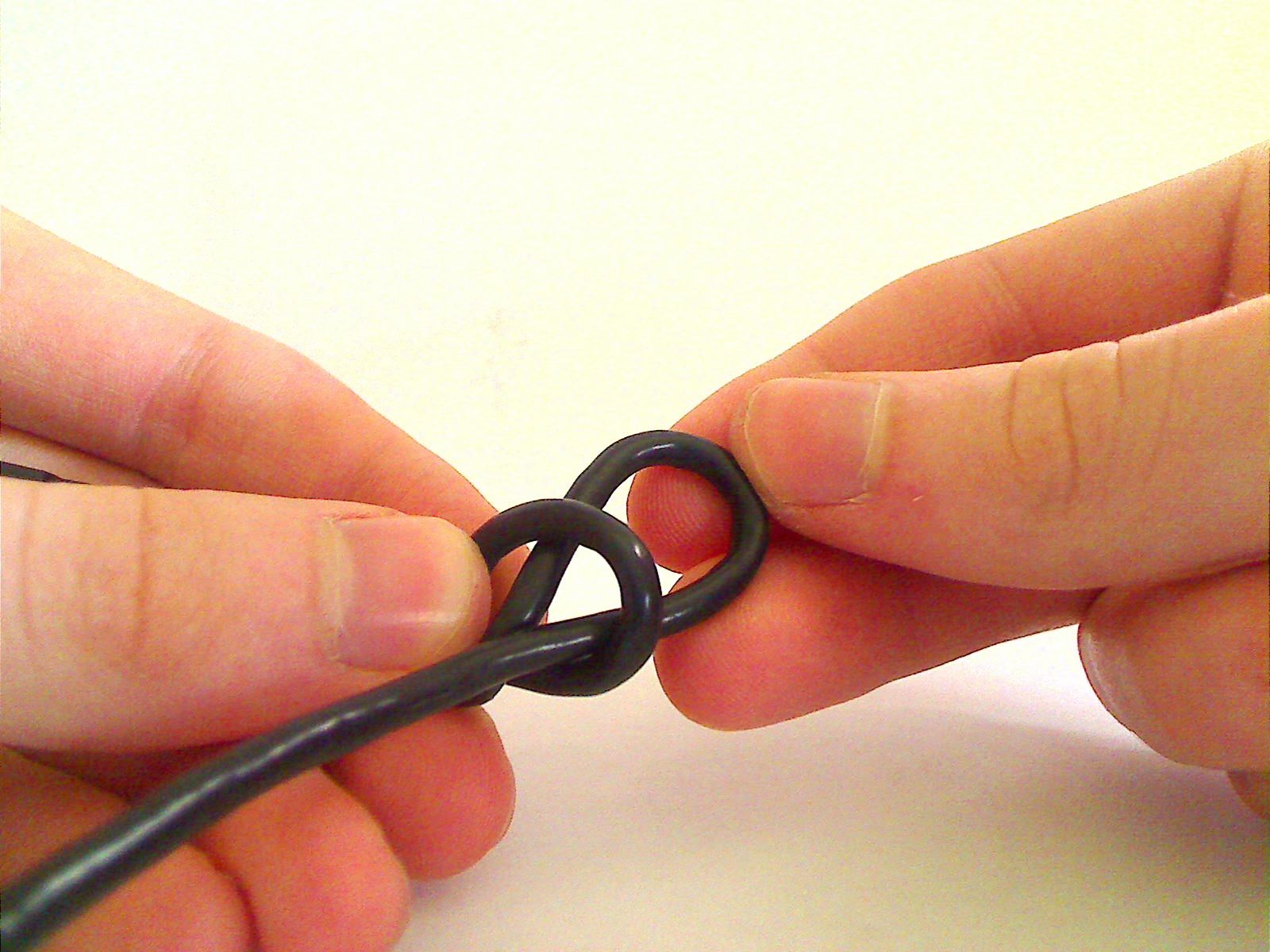 USB Cord Bracelet / Anti-tangling : 14 Steps (with Pictures ...