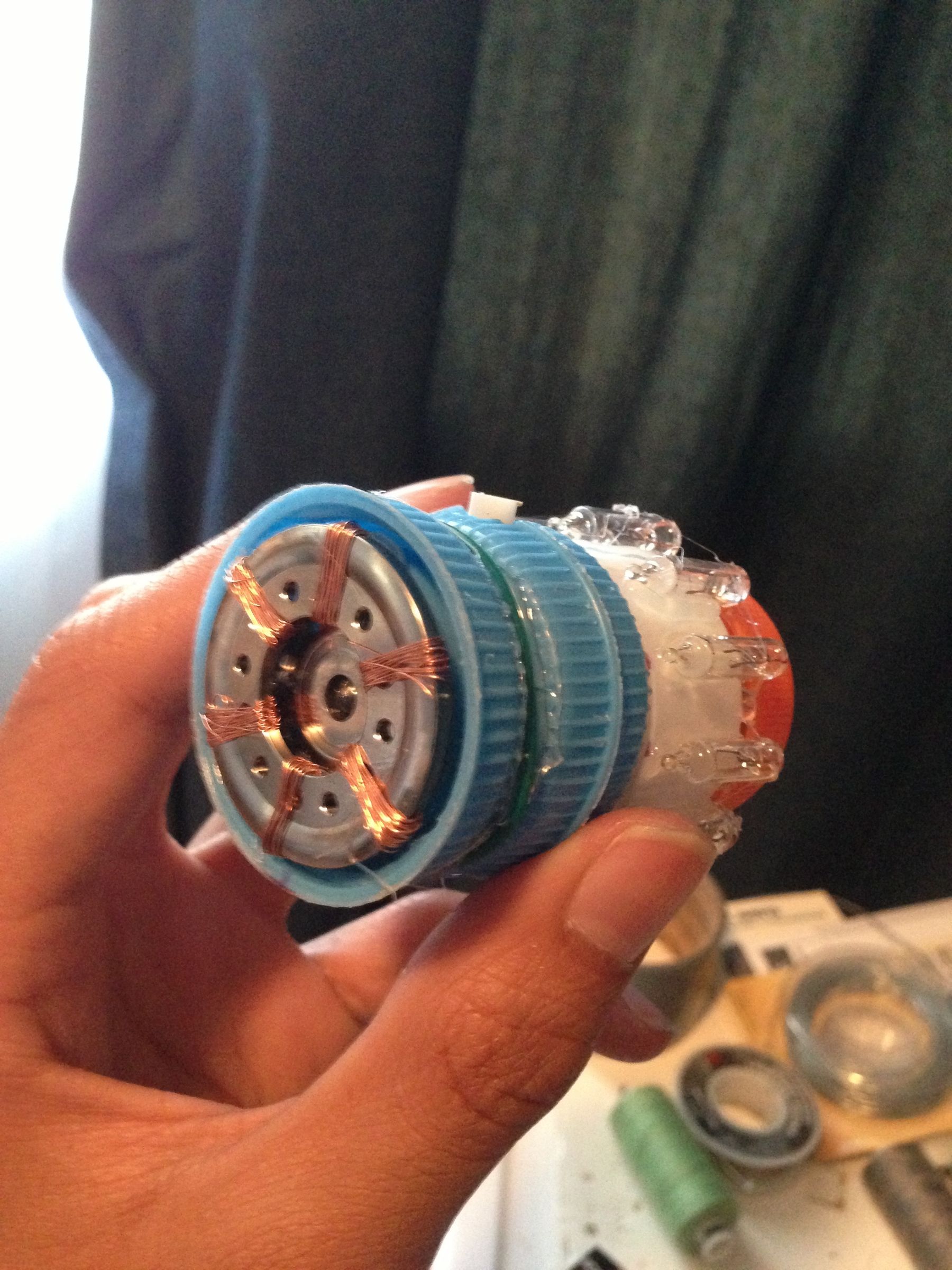 Micro Hadron Collider: a Miniature Model Particle Accelerator Made From ...