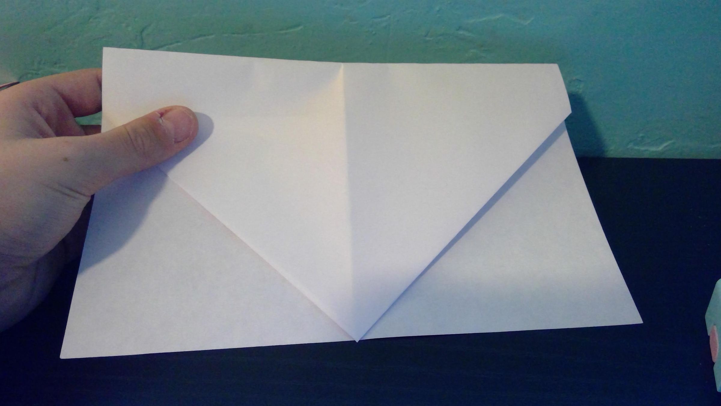 Long Airtime Paper Airplane Tutorial : 9 Steps - Instructables