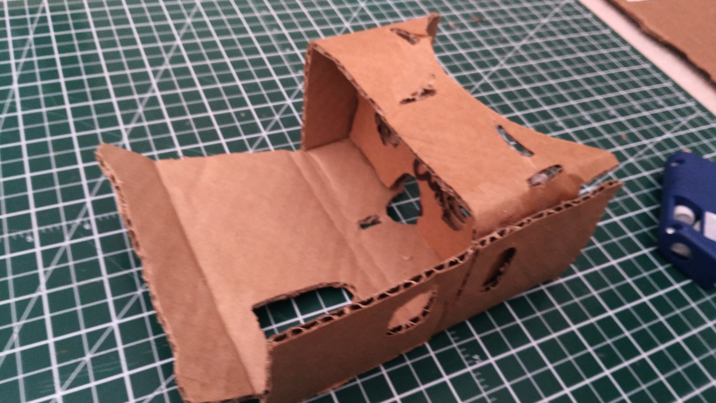 How to Make a Cardboard VR Headset : 6 Steps - Instructables