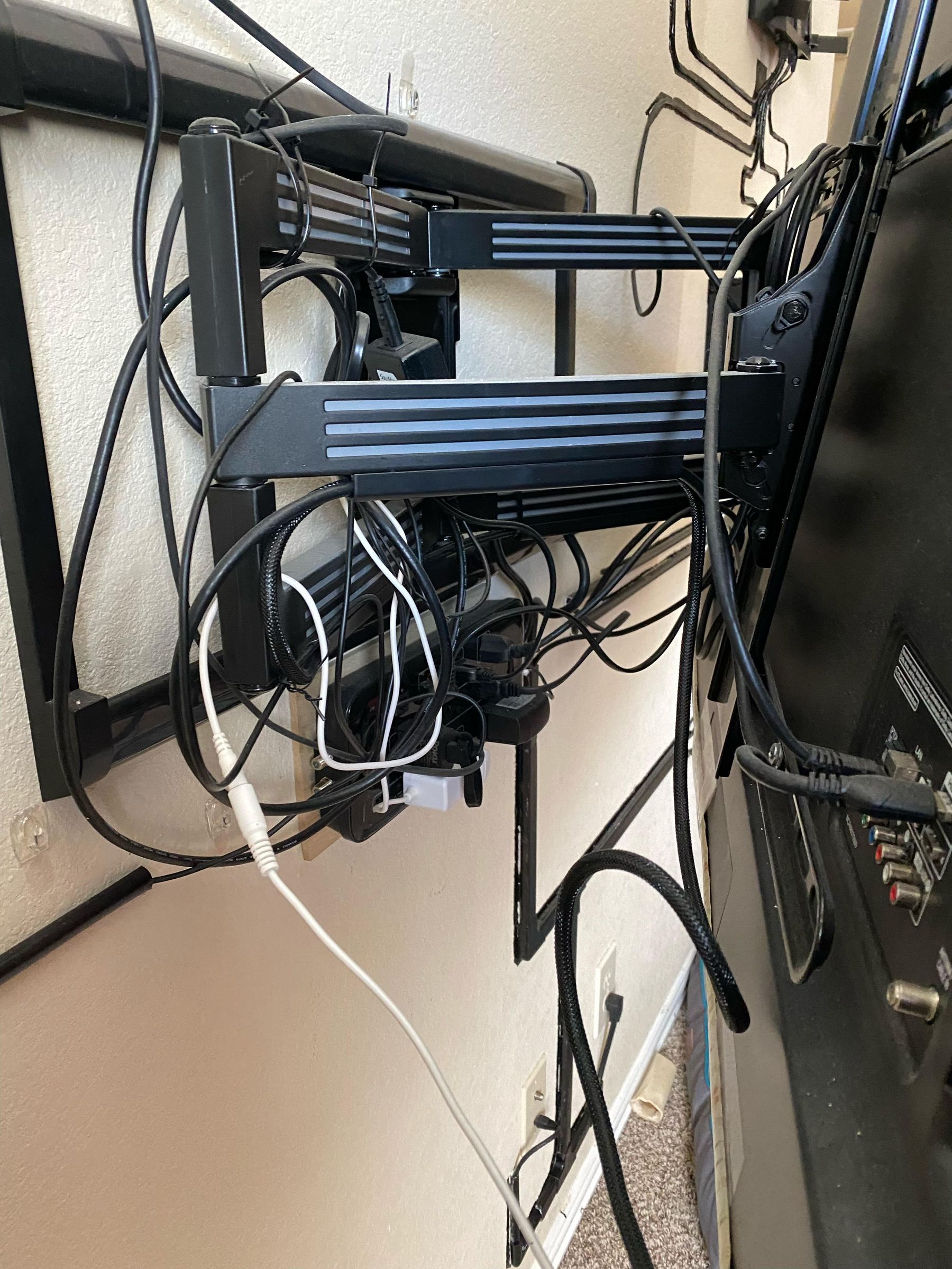 Maximum Wire Management : 11 Steps (with Pictures) - Instructables