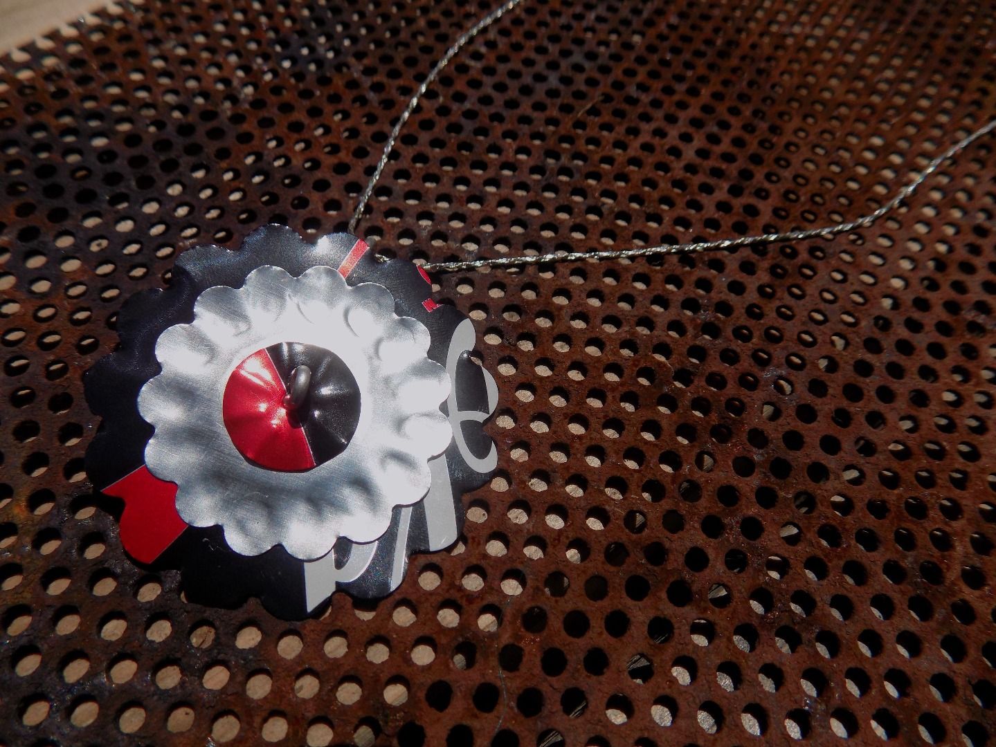 Soda Can Pendant : 5 Steps (with Pictures) - Instructables