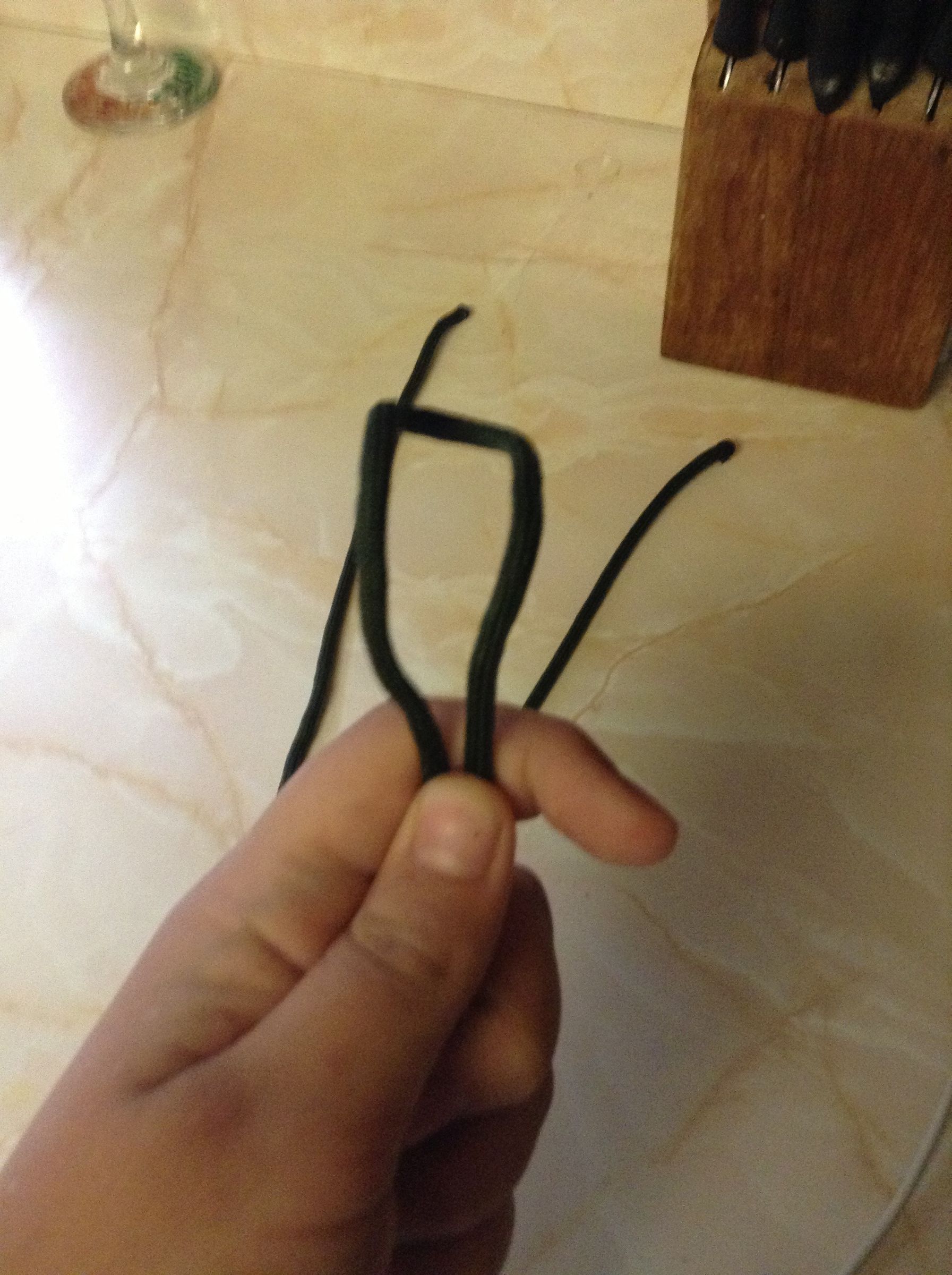 Best Paracord Handcuffs : 3 Steps - Instructables