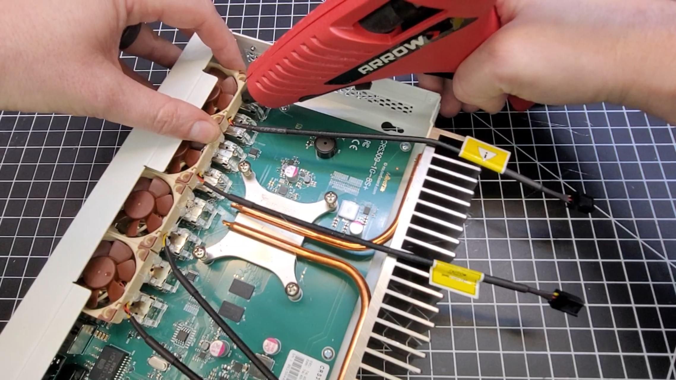 MikroTik CRS309 Switch Noctua Fan Install Mod : 9 Steps - Instructables