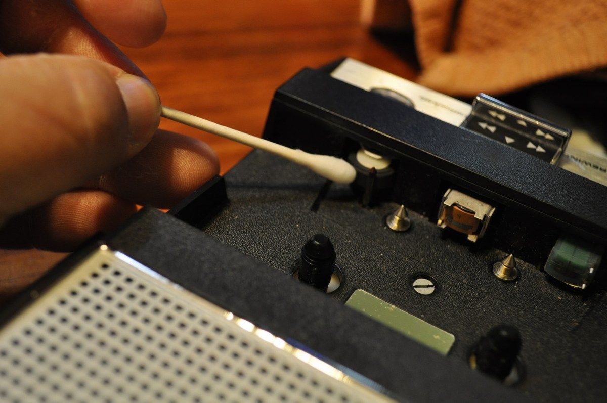 How to Clean a Cassette Recorder : 7 Steps - Instructables