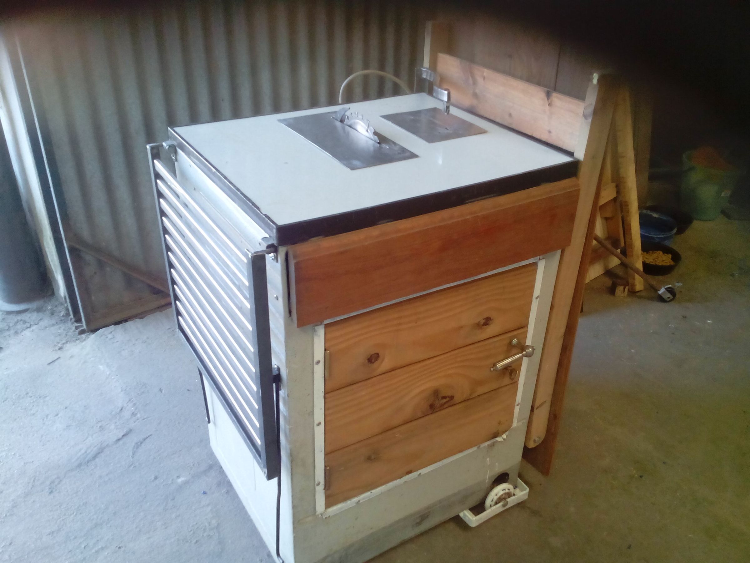 Multi-function Workbench : 4 Steps (with Pictures) - Instructables