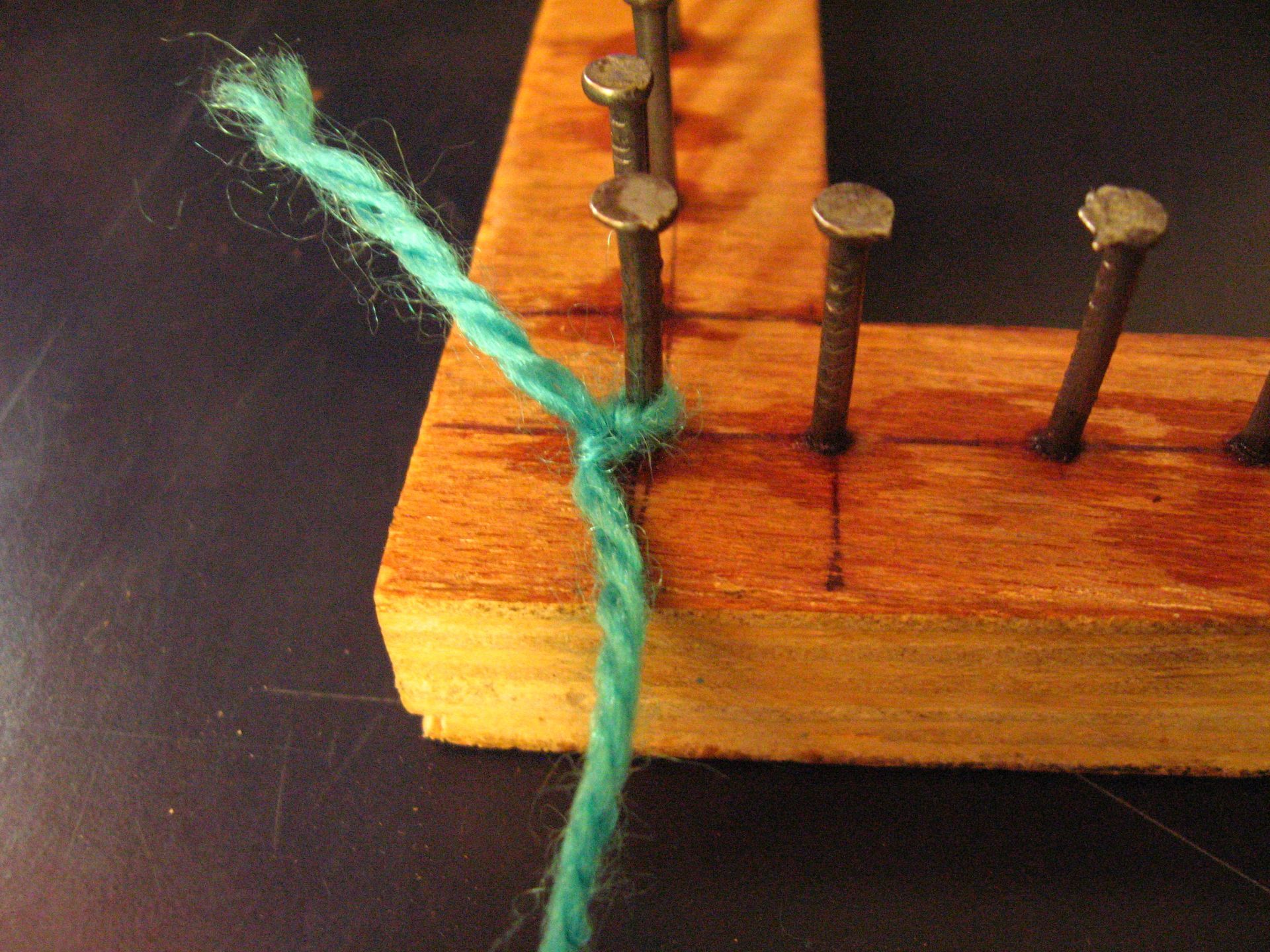 How to Weave a Small Table Mat With Home Made Loom : 13 Steps (with ...