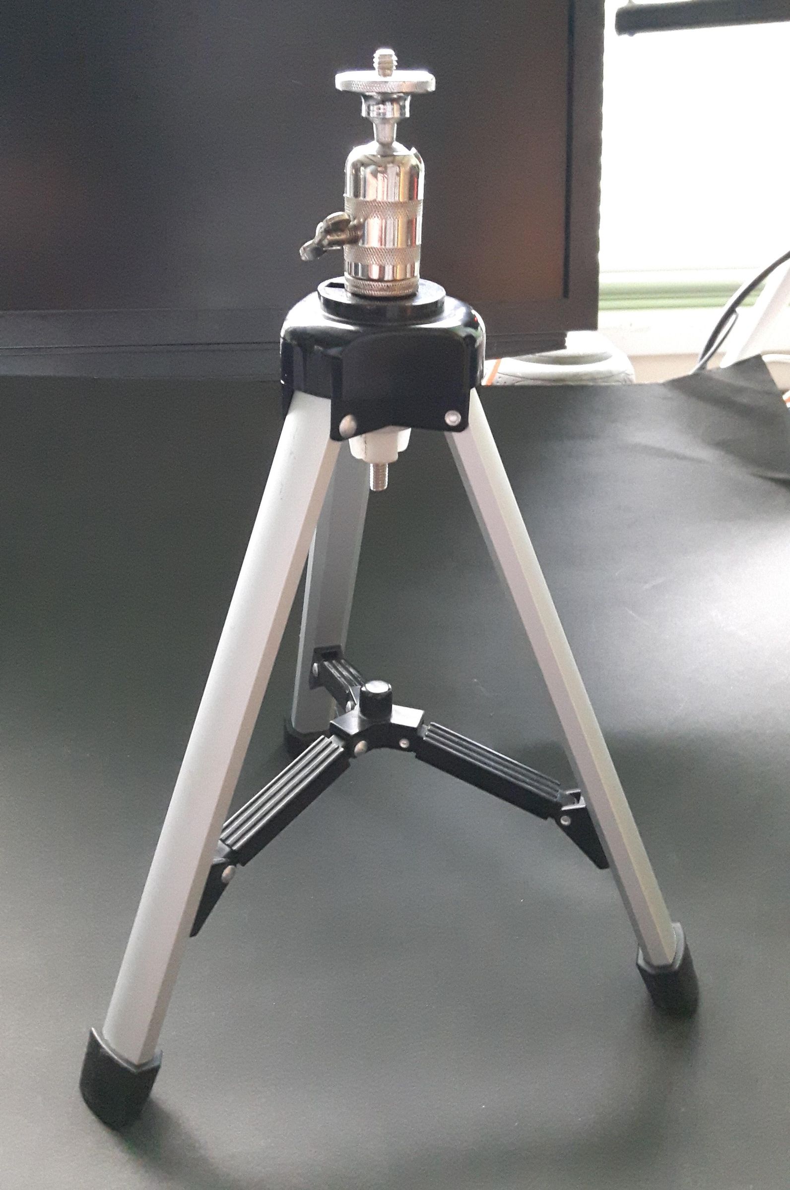 Soldering Microscope From SLR Zoom Lens and TV Wall Mount : 14 Steps ...