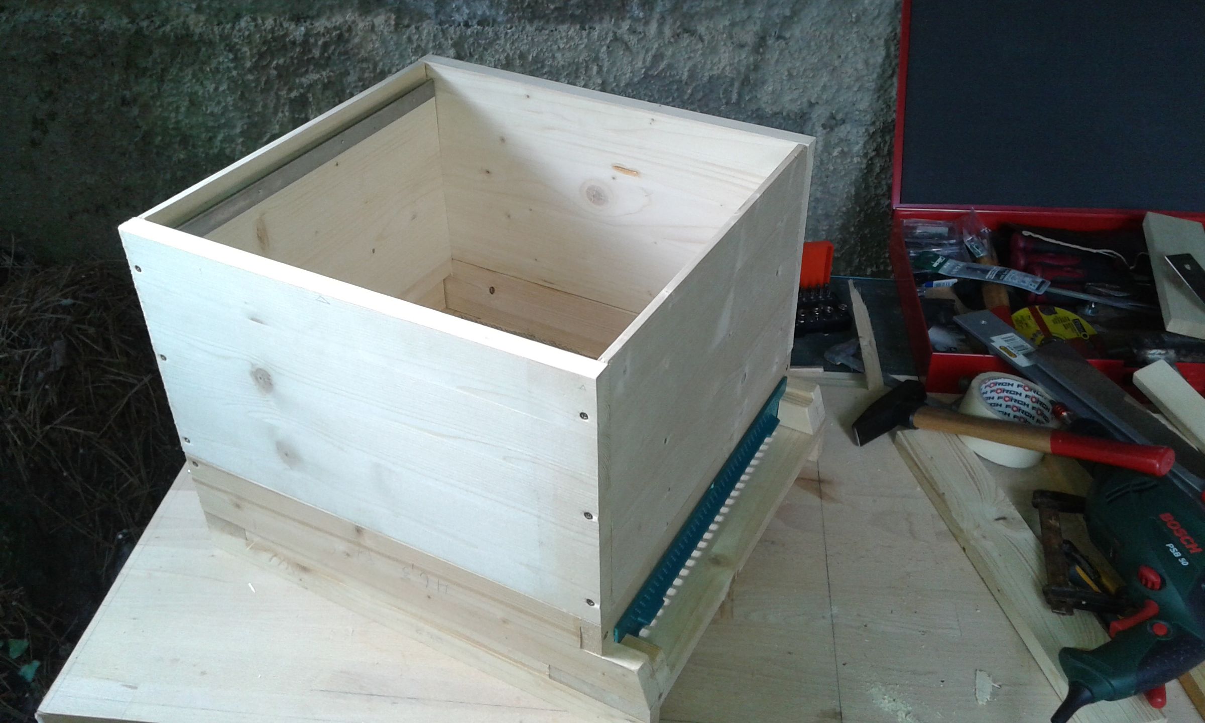 Build a Langstroth Bee Hive (beekeeping the Simple Way) : 7 Steps (with ...