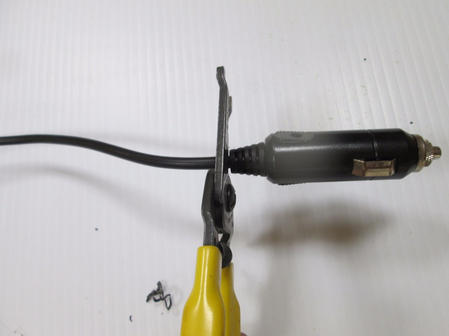 Install an Auxiliary Power Outlet in a Vehicle : 9 Steps - Instructables