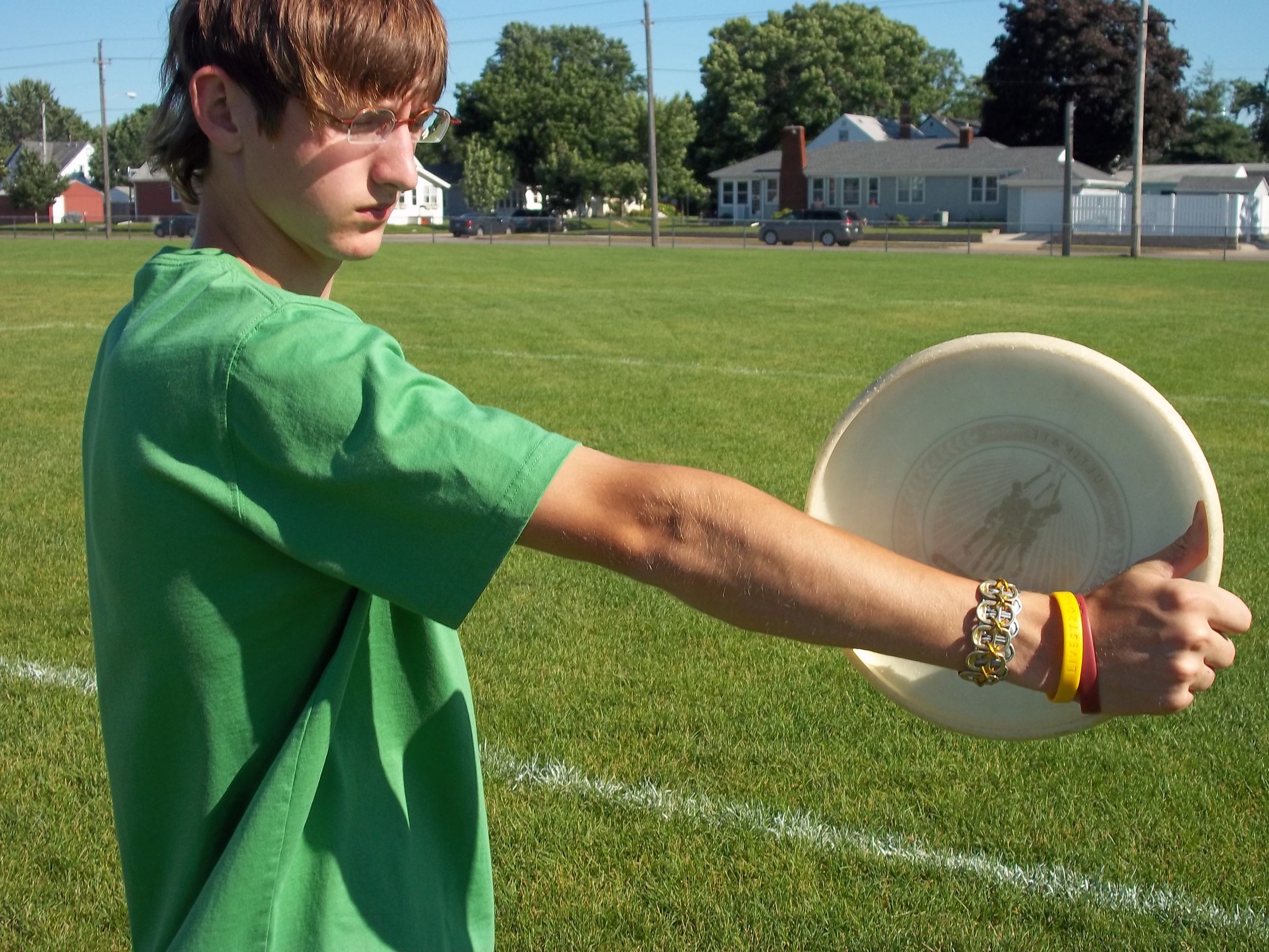 Funky McGroovy Frizbee Throwing Guide : 9 Steps (with Pictures ...