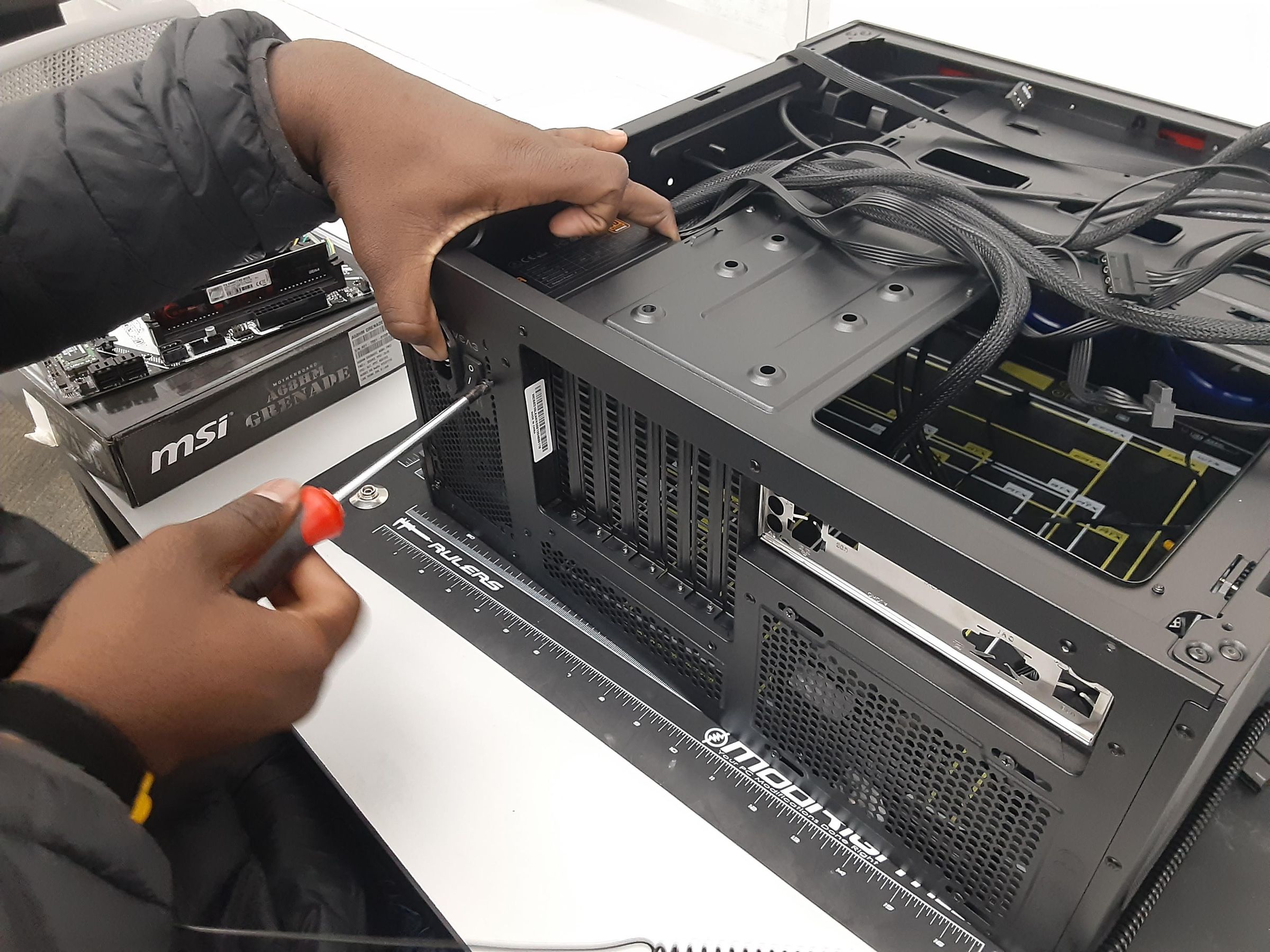 PC Build : 7 Steps - Instructables