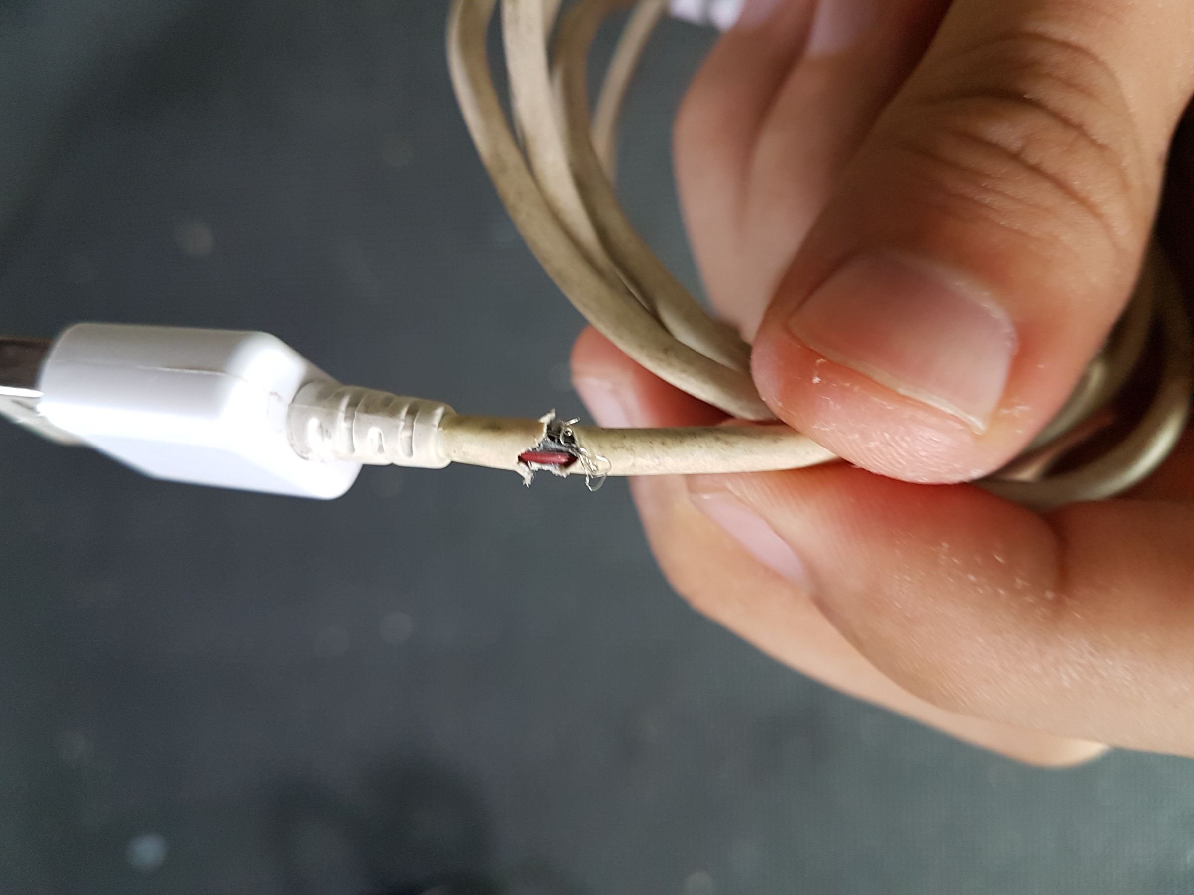 Super Simple USB Charger Repair : 4 Steps - Instructables