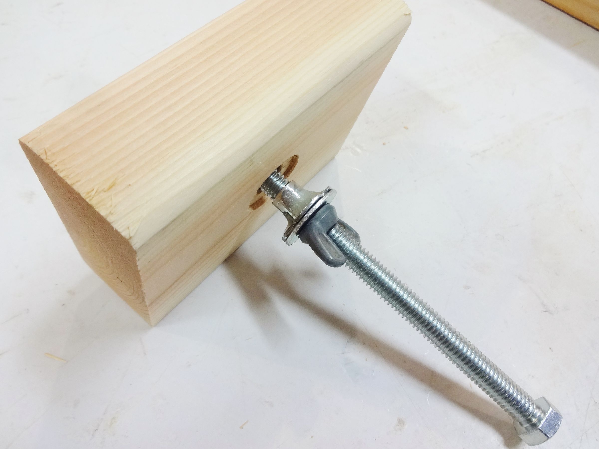 Height-Adjustable Outfeed Worktable : 11 Steps (with Pictures ...