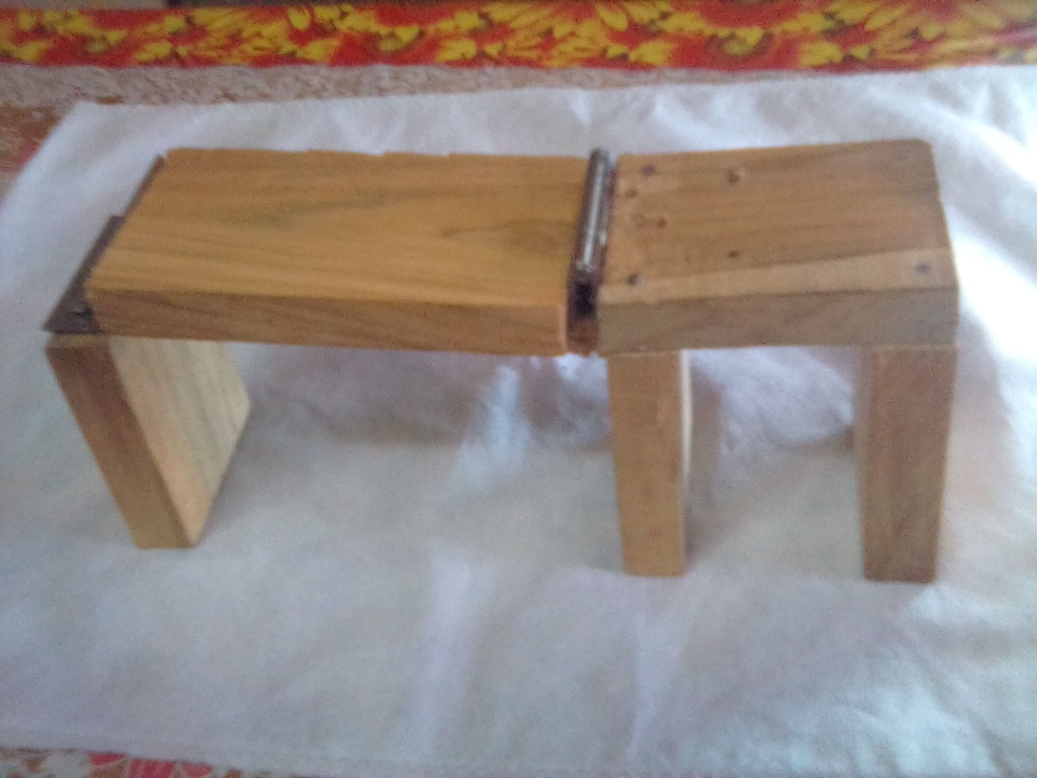 2 in 1(chair + Table) : 12 Steps - Instructables