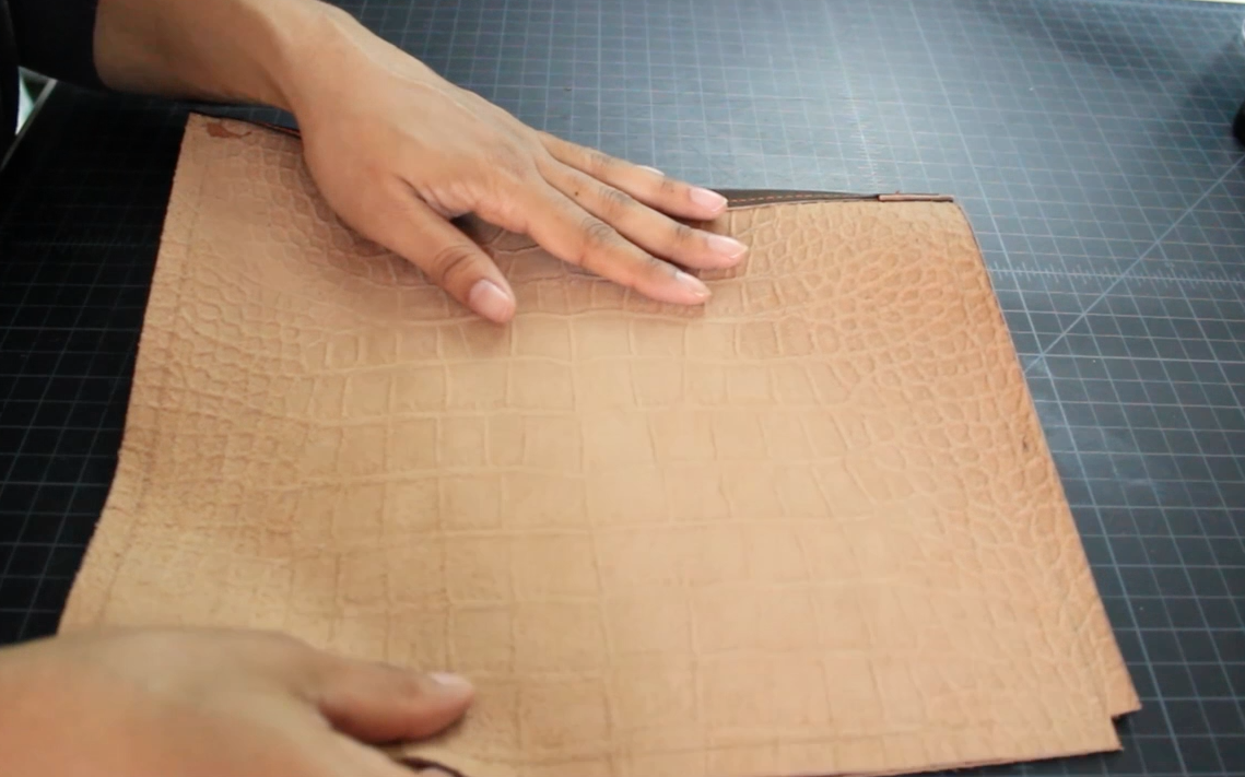 EASY LEATHER FOLD OVER CLUTCH : 6 Steps (with Pictures) - Instructables