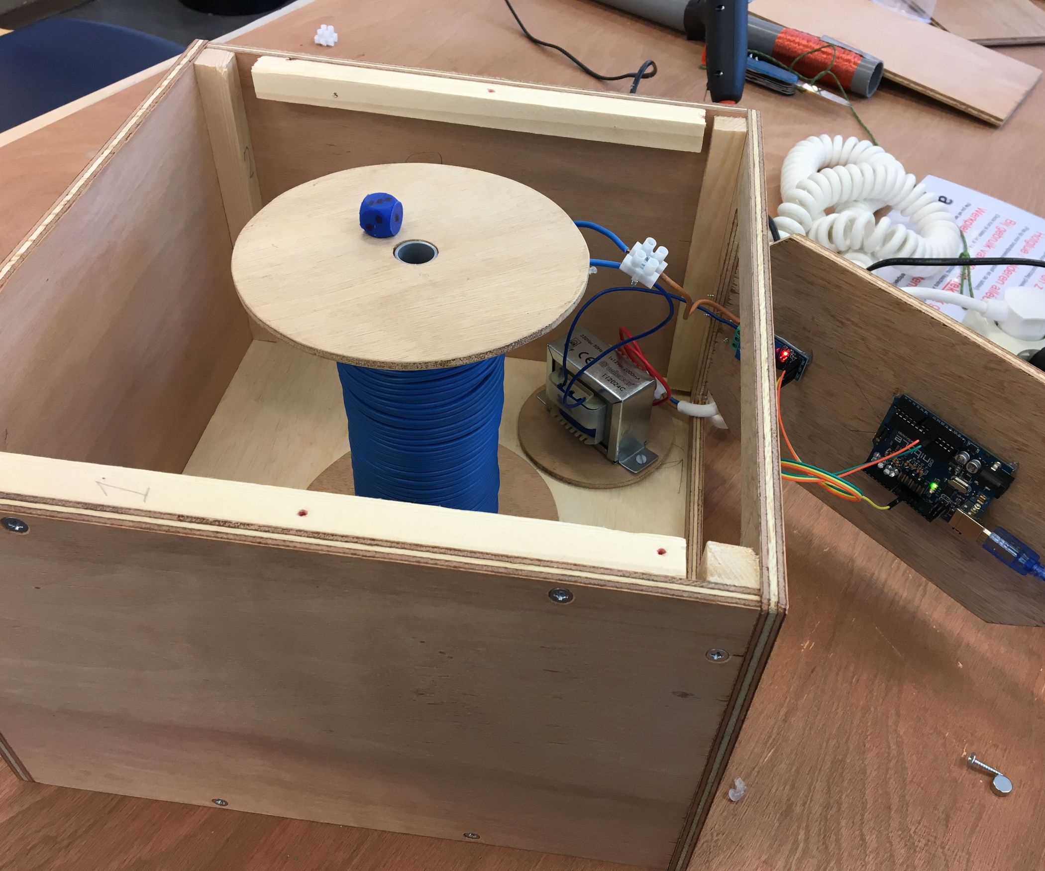 Die Randomiser : 5 Steps - Instructables