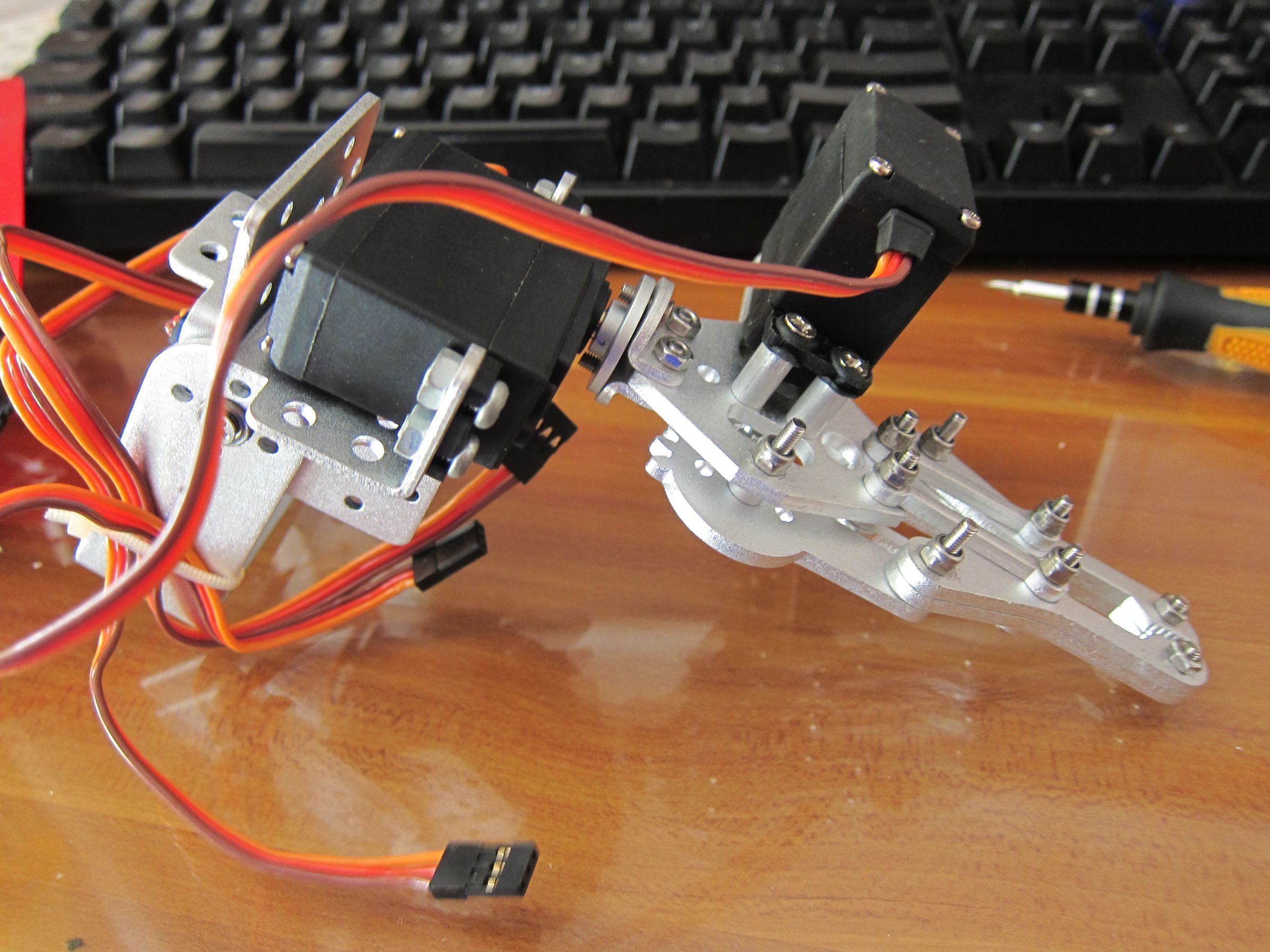 My Eighth Project: Robot Arm With Smart Tank Chassis and Bluetooth : 8 ...