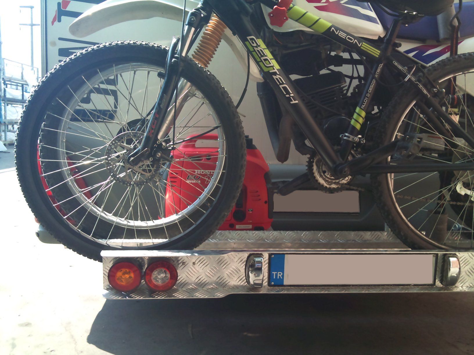 Motorbike + Bicycle + Generator Carrier, Retractable! : 6 Steps (with ...