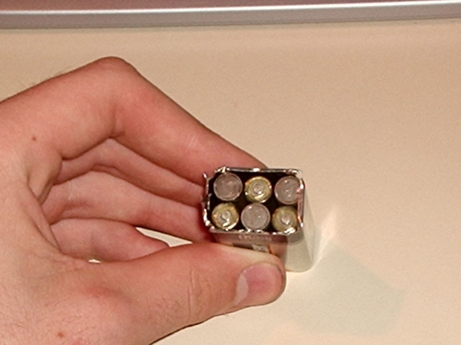 9v Battery Safe : 6 Steps - Instructables