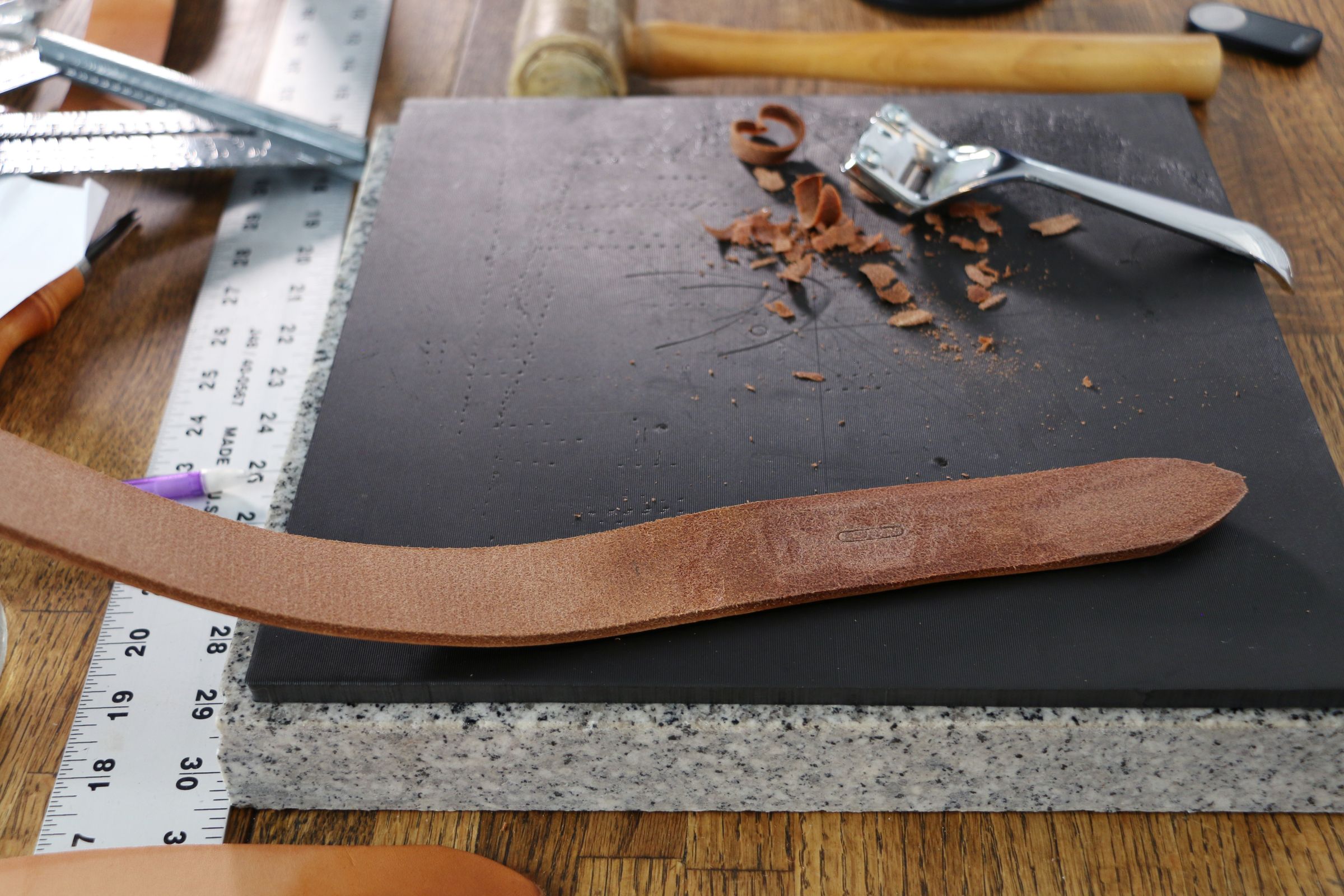 How to Make a Leather Belt - DIY : 8 Steps (with Pictures) - Instructables