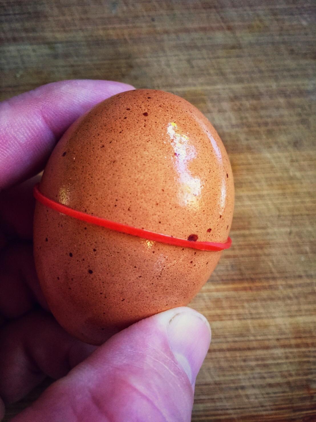 Reversed Colour Fried Egg : 4 Steps (with Pictures) - Instructables