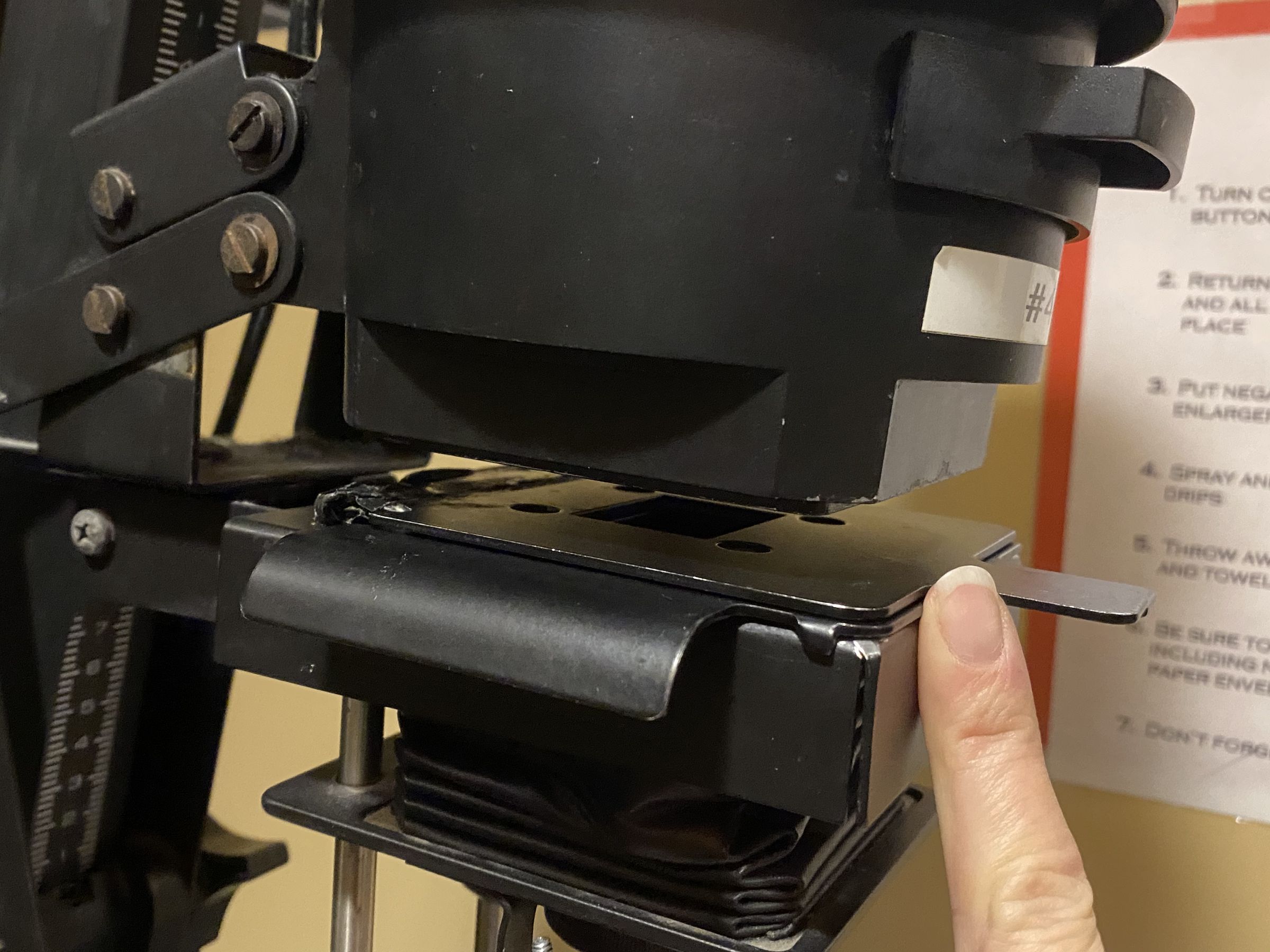 Making Enlargements in the Darkroom : 7 Steps (with Pictures ...