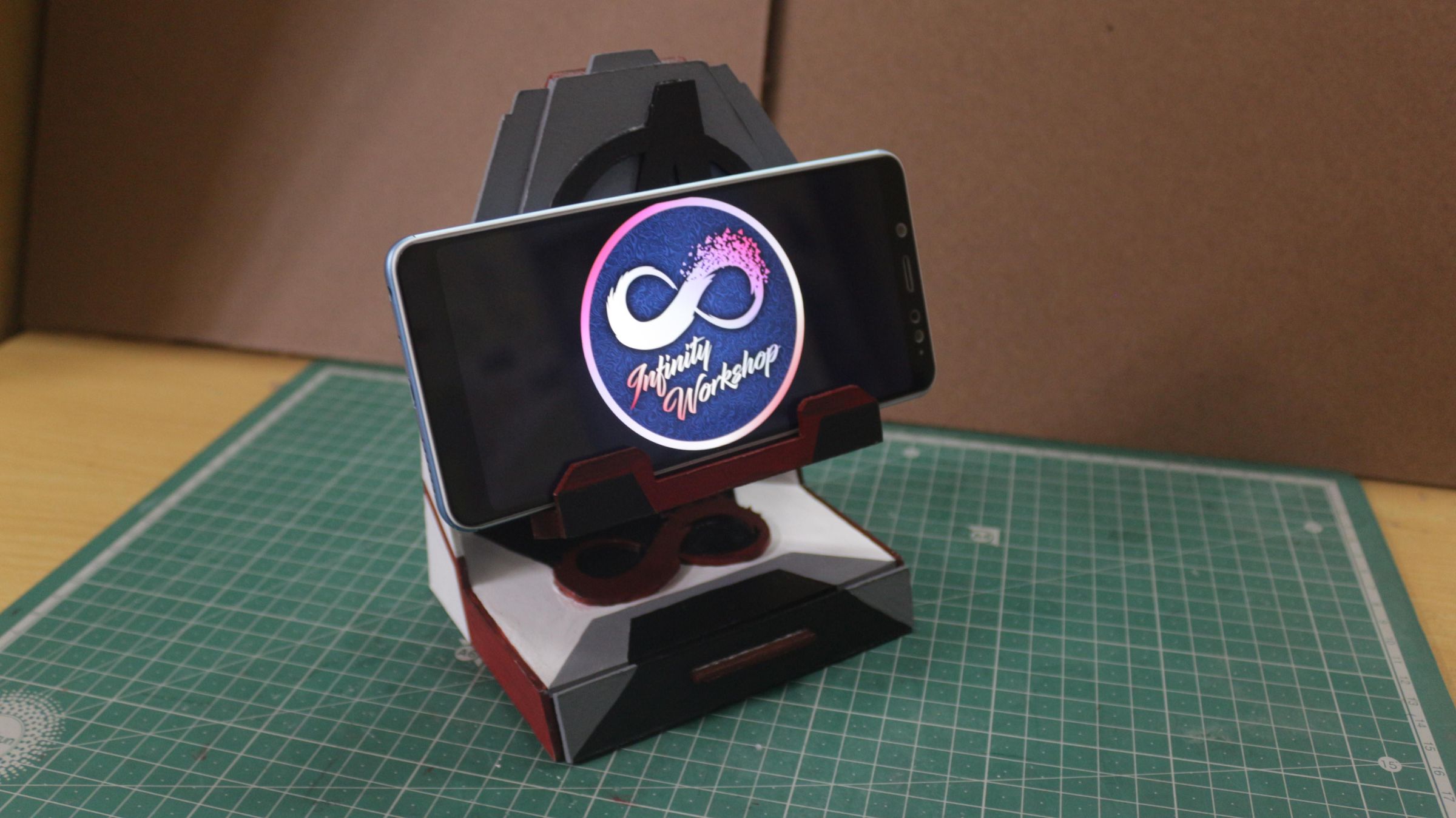 Easy Avengers Smartphone Stand : 14 Steps (with Pictures) - Instructables