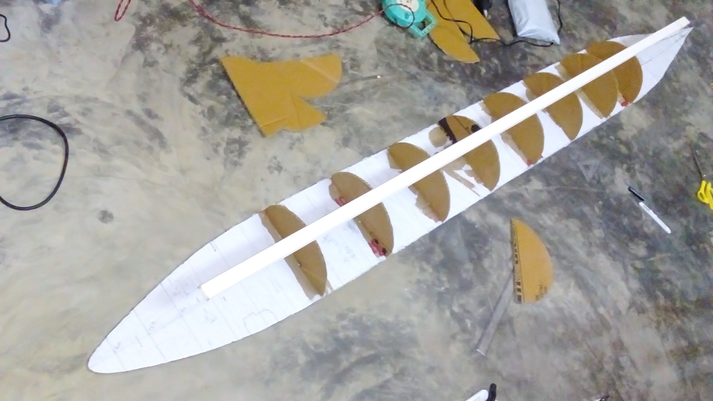 Boeing 737-800 Build Out of CARDBOARD : 9 Steps (with Pictures ...