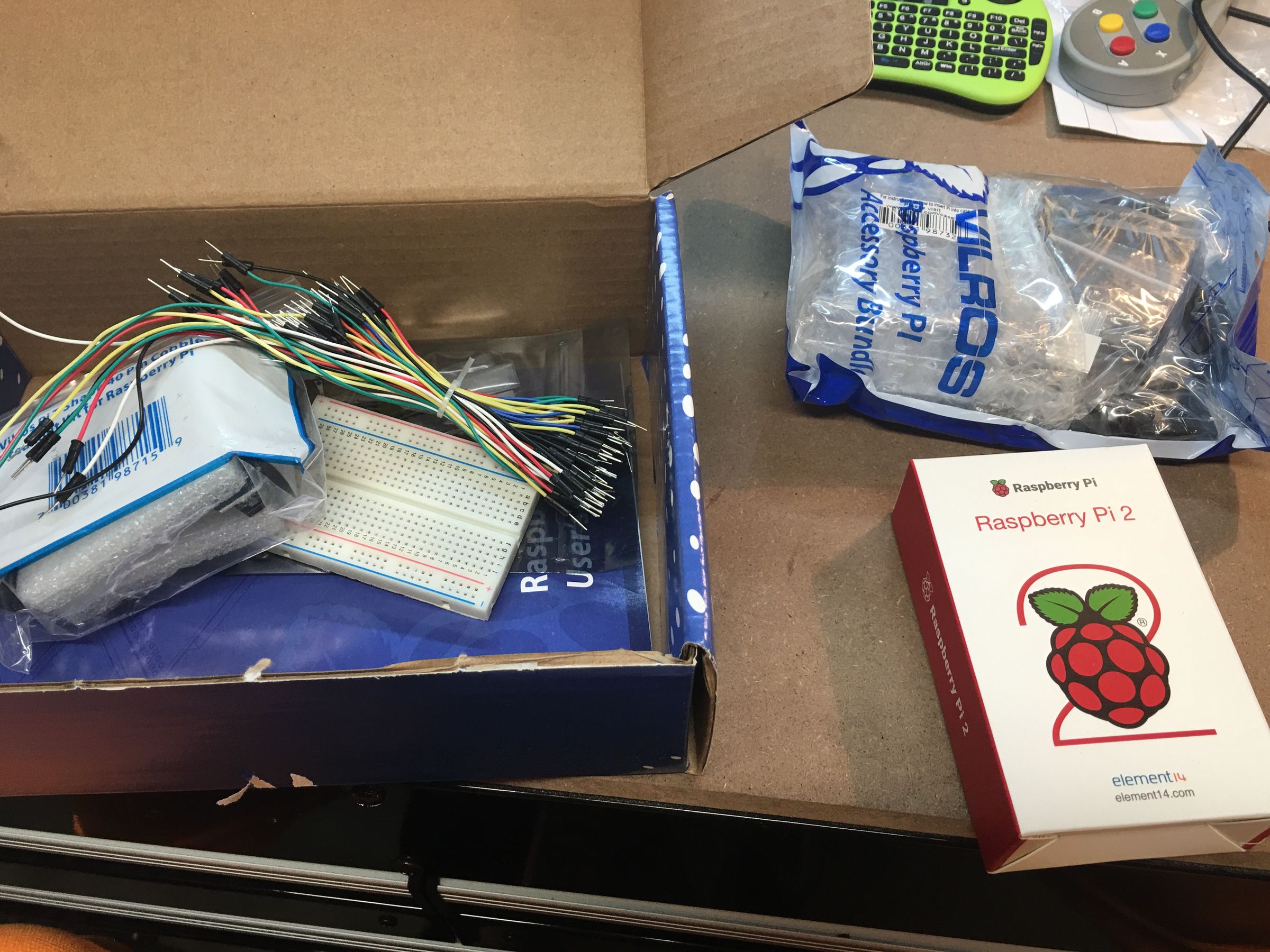 Hacking SNES Pads to Make Arcade Style Controllers for Retropie : 15 ...
