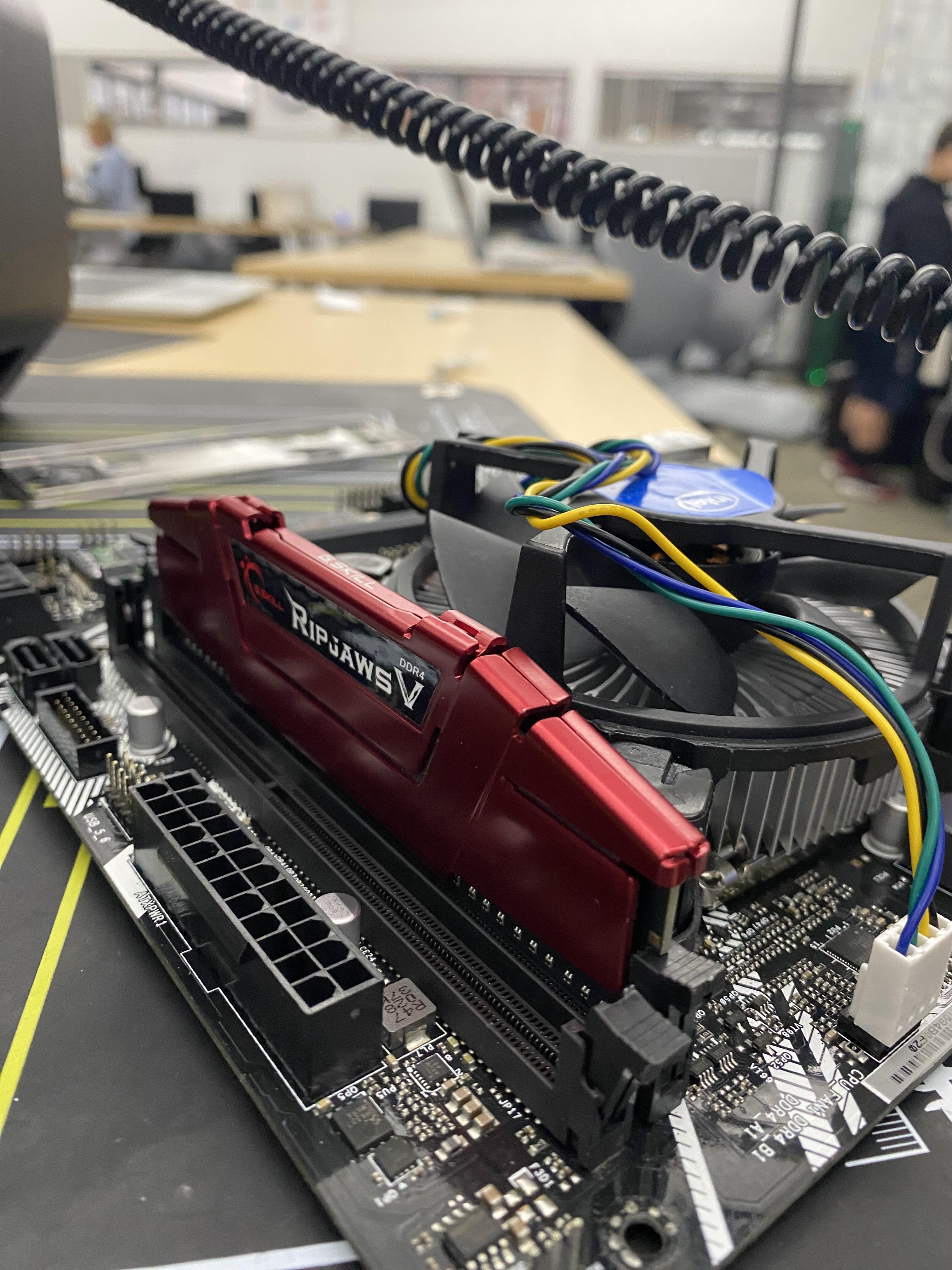 How to Build a PC (Personal Computer) : 8 Steps - Instructables